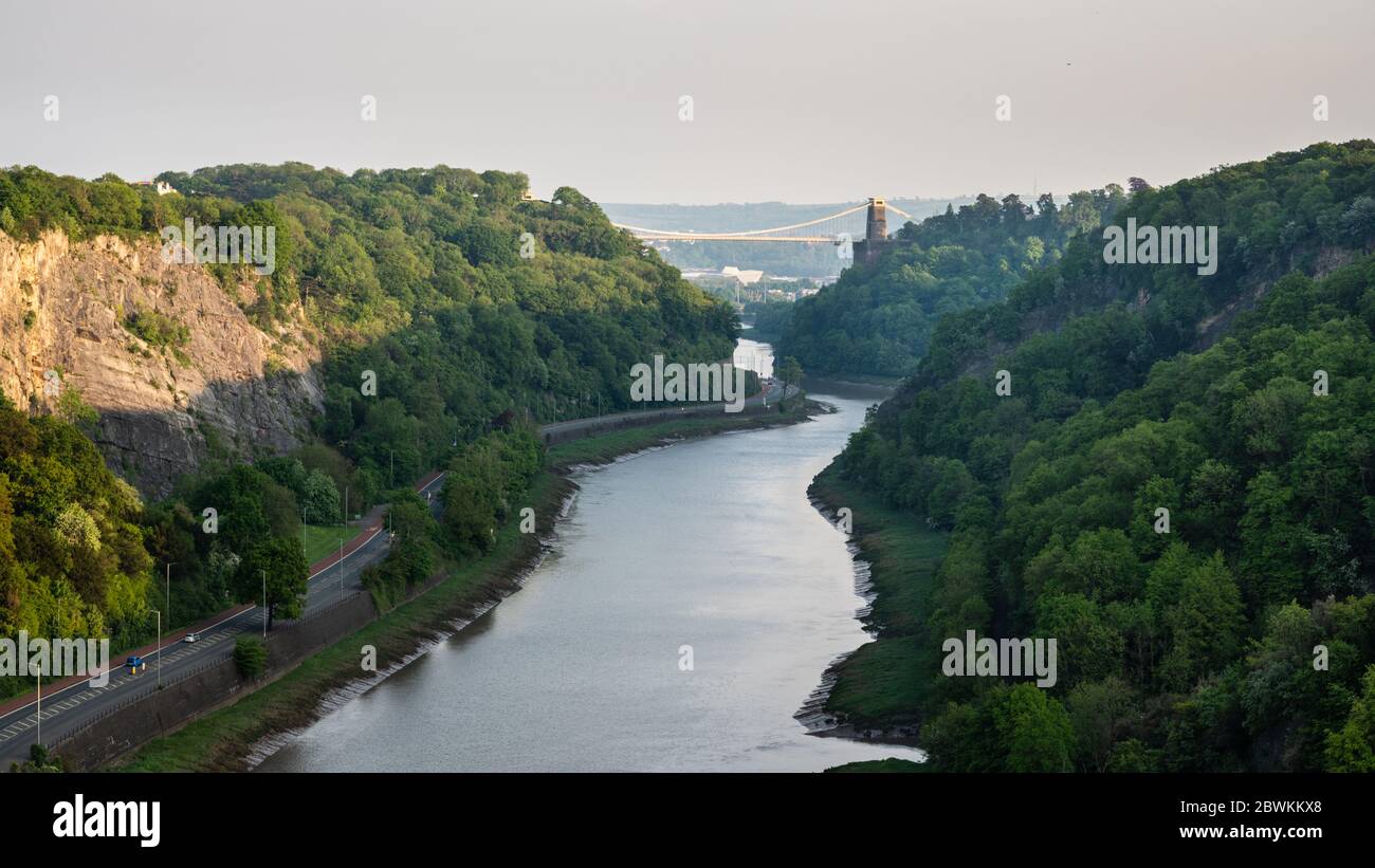 The River Avon flows under the Clifton Suspension Bridge and through ...