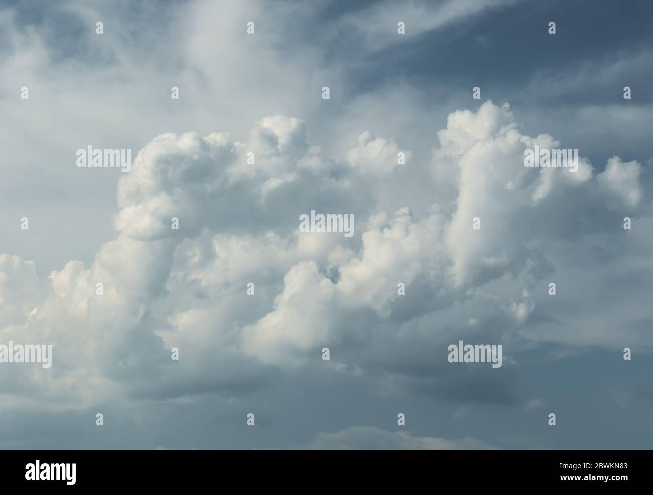 Fluffy cloud hi-res stock photography and images - Alamy