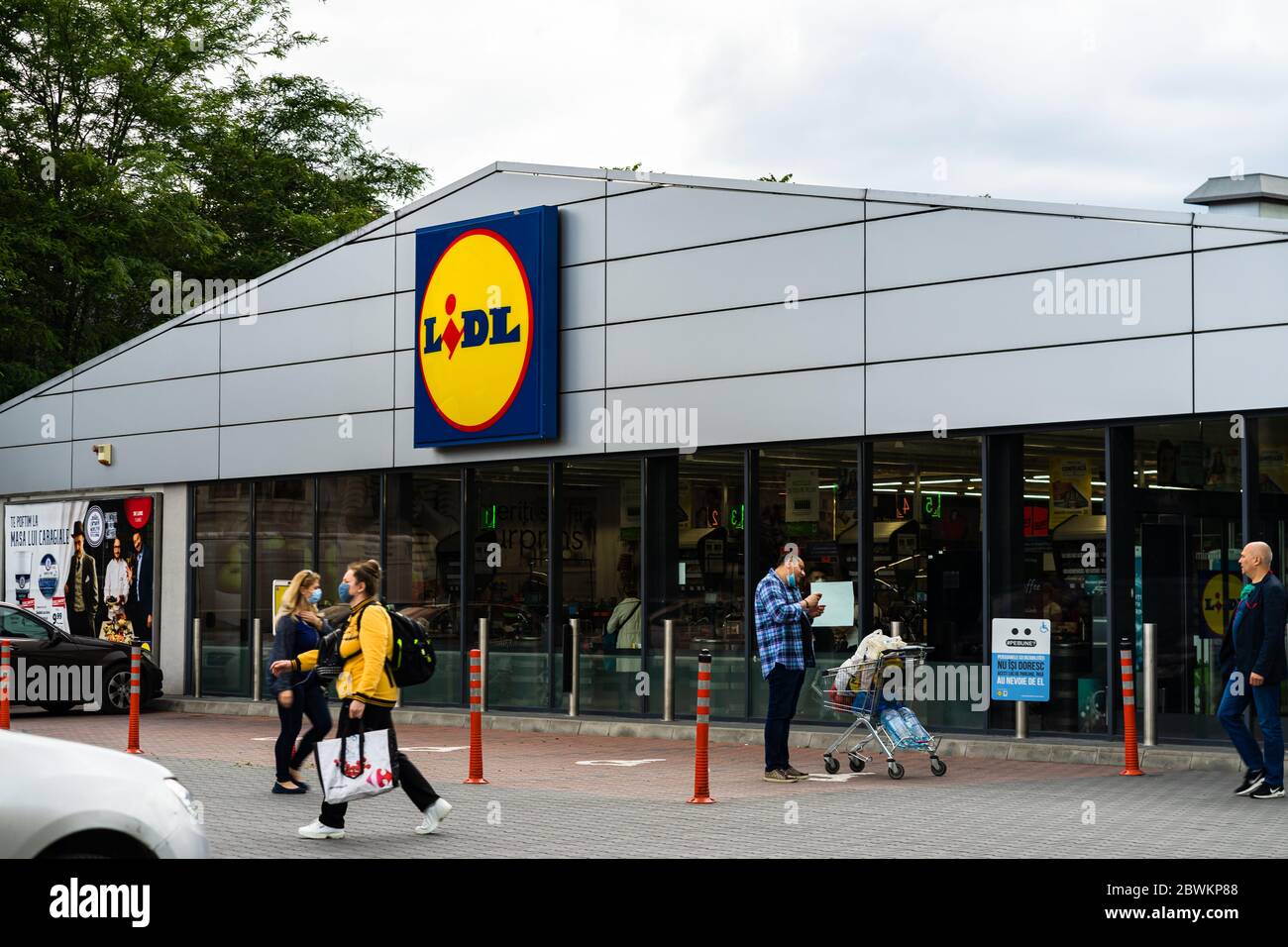Lidl bucharest hi-res stock photography and images - Alamy