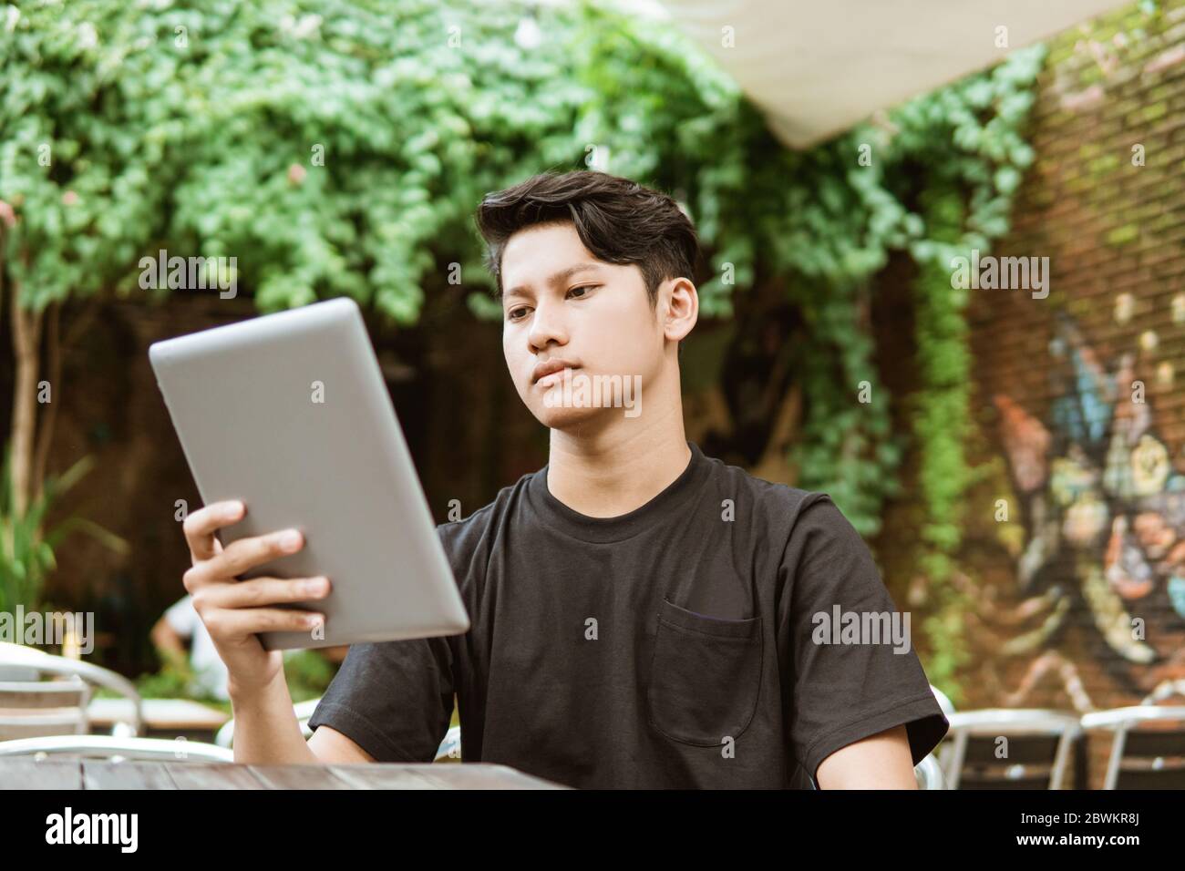Student lost campus hi-res stock photography and images - Alamy