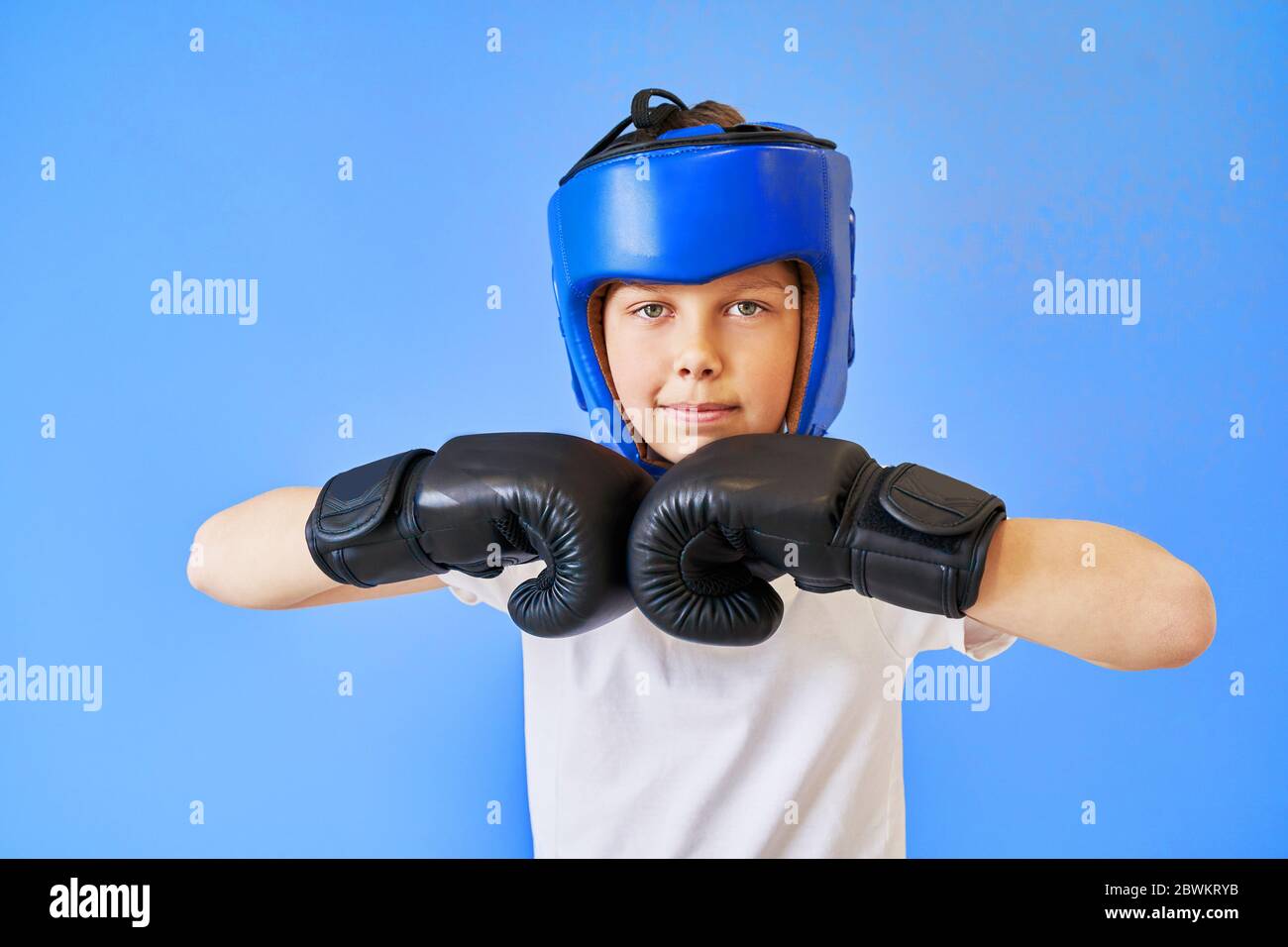 Muscular boy blue eyes hi-res stock photography and images - Alamy
