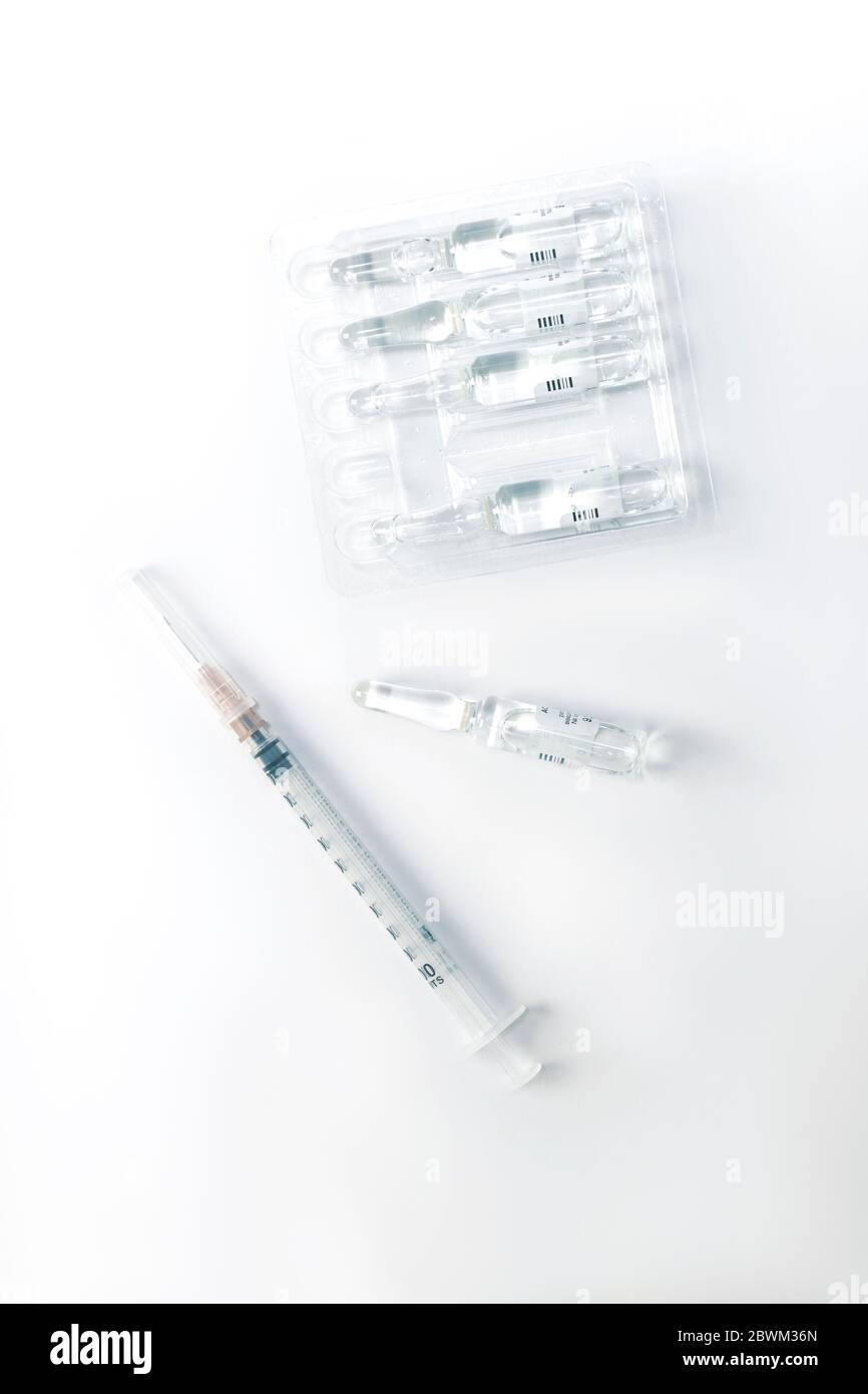 Medicine vials top view hi-res stock photography and images - Alamy