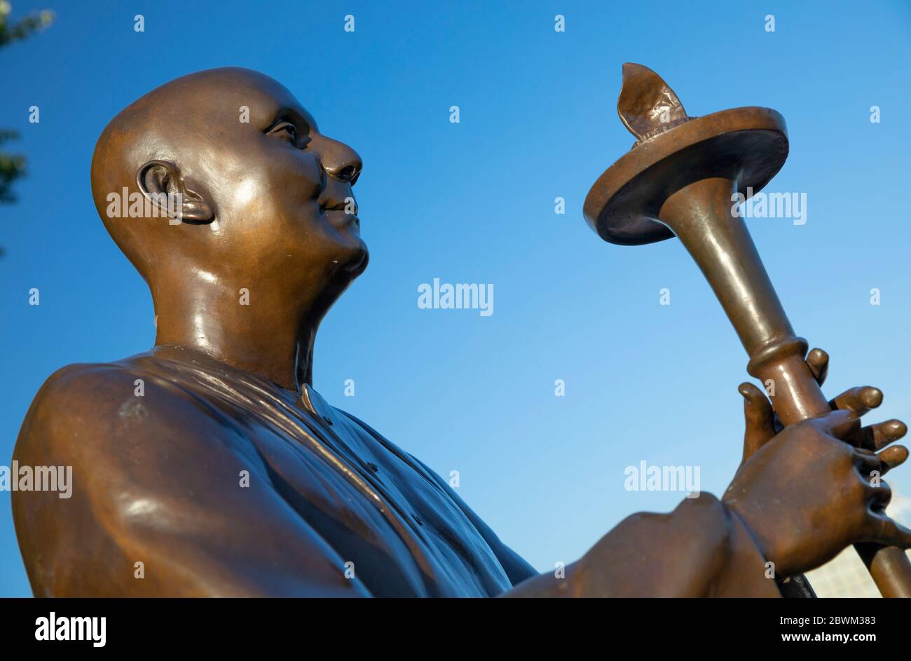 World peace statue hi-res stock photography and images - Alamy