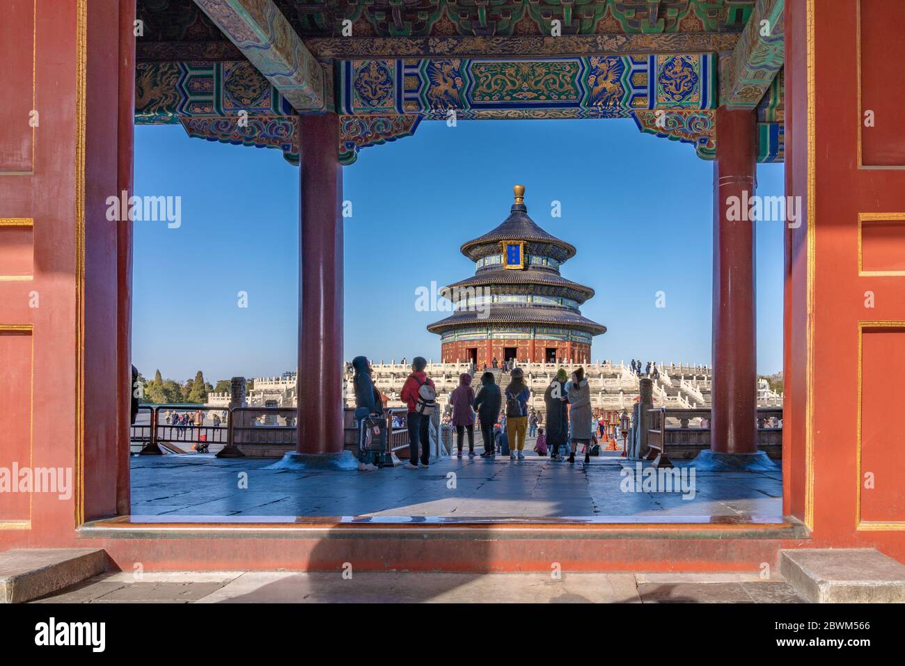 Beautiful chinese temple gate in hi-res stock photography and images ...