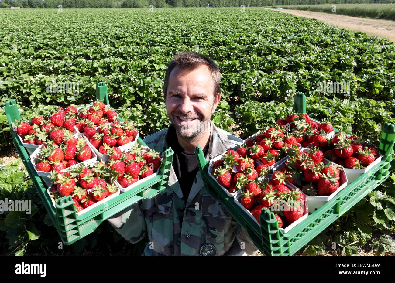 29 May 2020, Mecklenburg-Western Pomerania, Rövershagen: Robert Dahl ...
