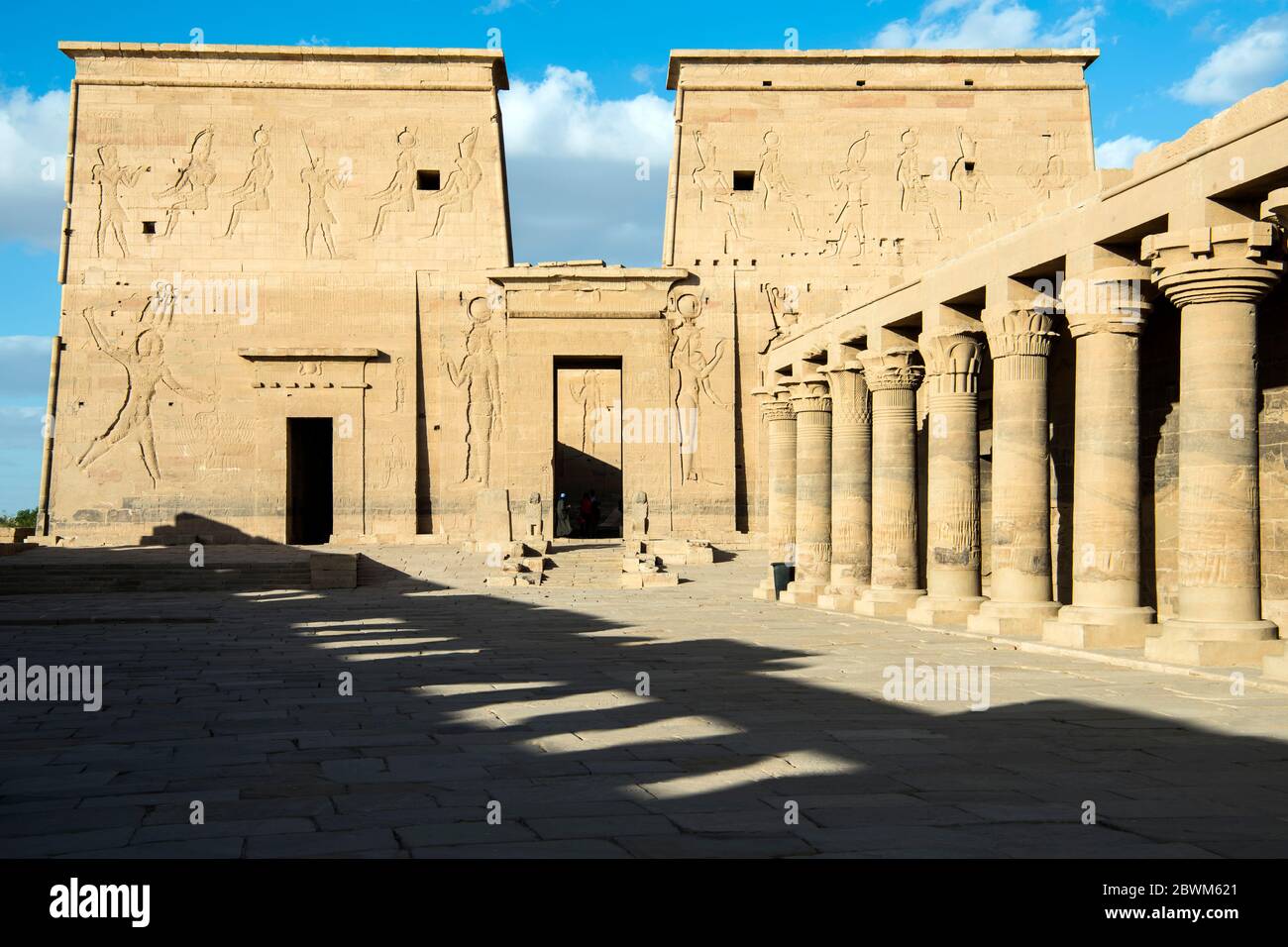 Tempel der isis auf der insel philae hi-res stock photography and ...