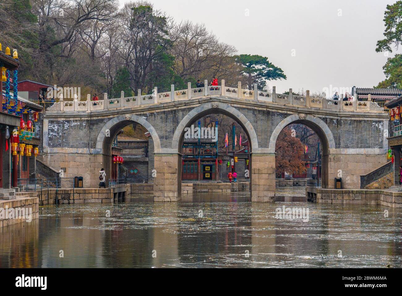 Traditional chinese bridge hi-res stock photography and images - Alamy
