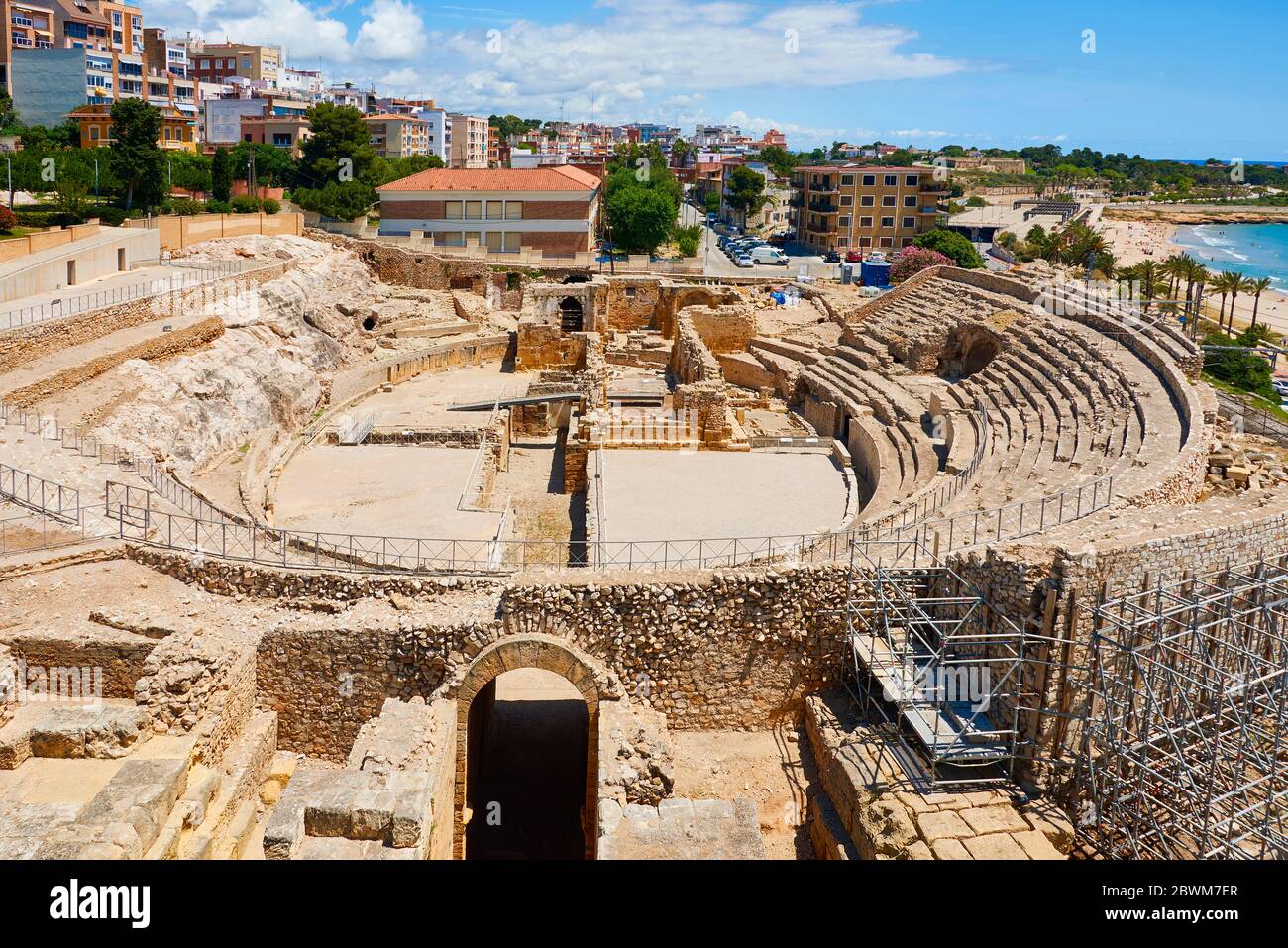 Amfiteatre roman amphitheater ruins hi-res stock photography and images ...