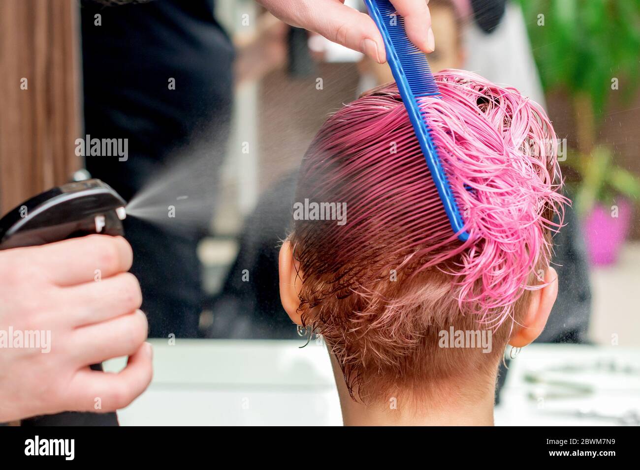 Wet hair woman retro hi-res stock photography and images - Alamy