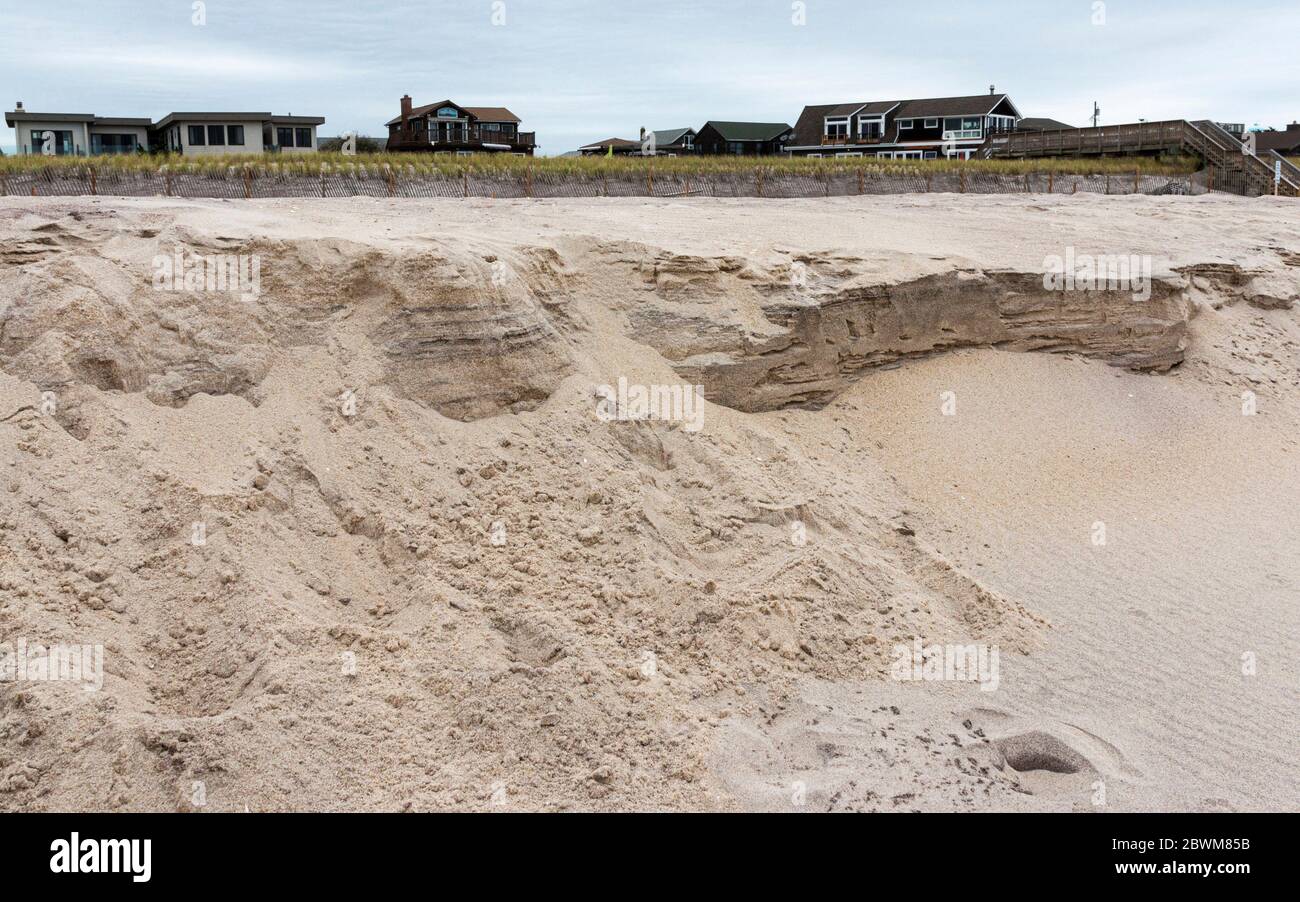 Effects of coastal erosion on seaside homes hi-res stock photography ...