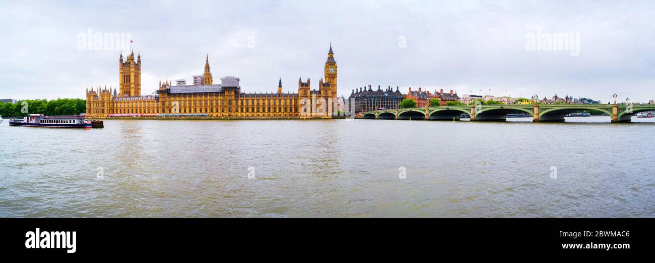 Sky over the city of london hi-res stock photography and images - Alamy
