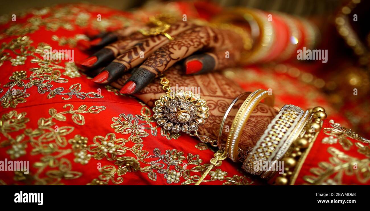 Girl mehndi design henna hand hi-res stock photography and images - Alamy