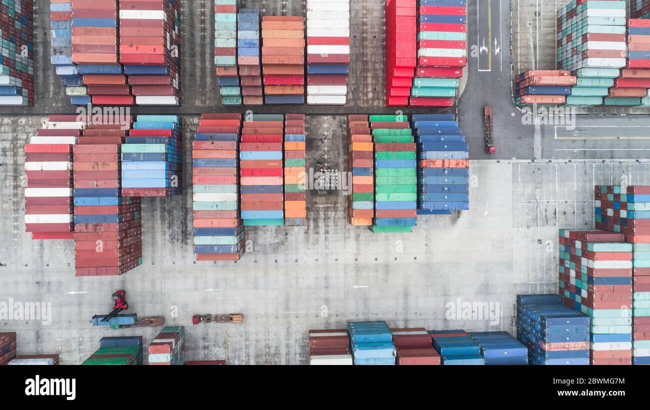 Shipping containers yard hi-res stock photography and images - Alamy