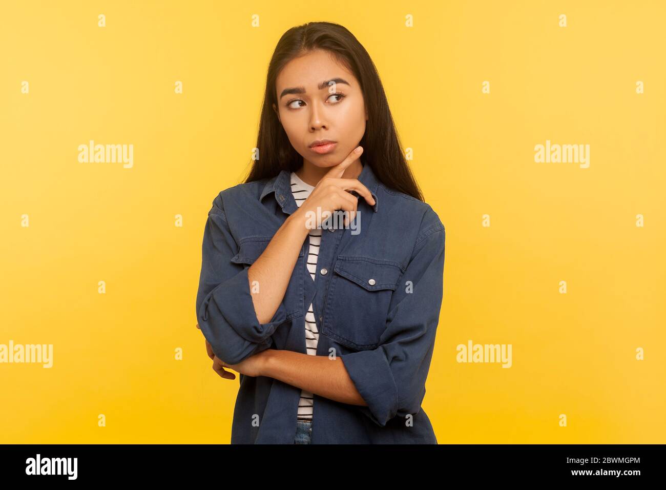 Indian woman wondering hi-res stock photography and images - Alamy