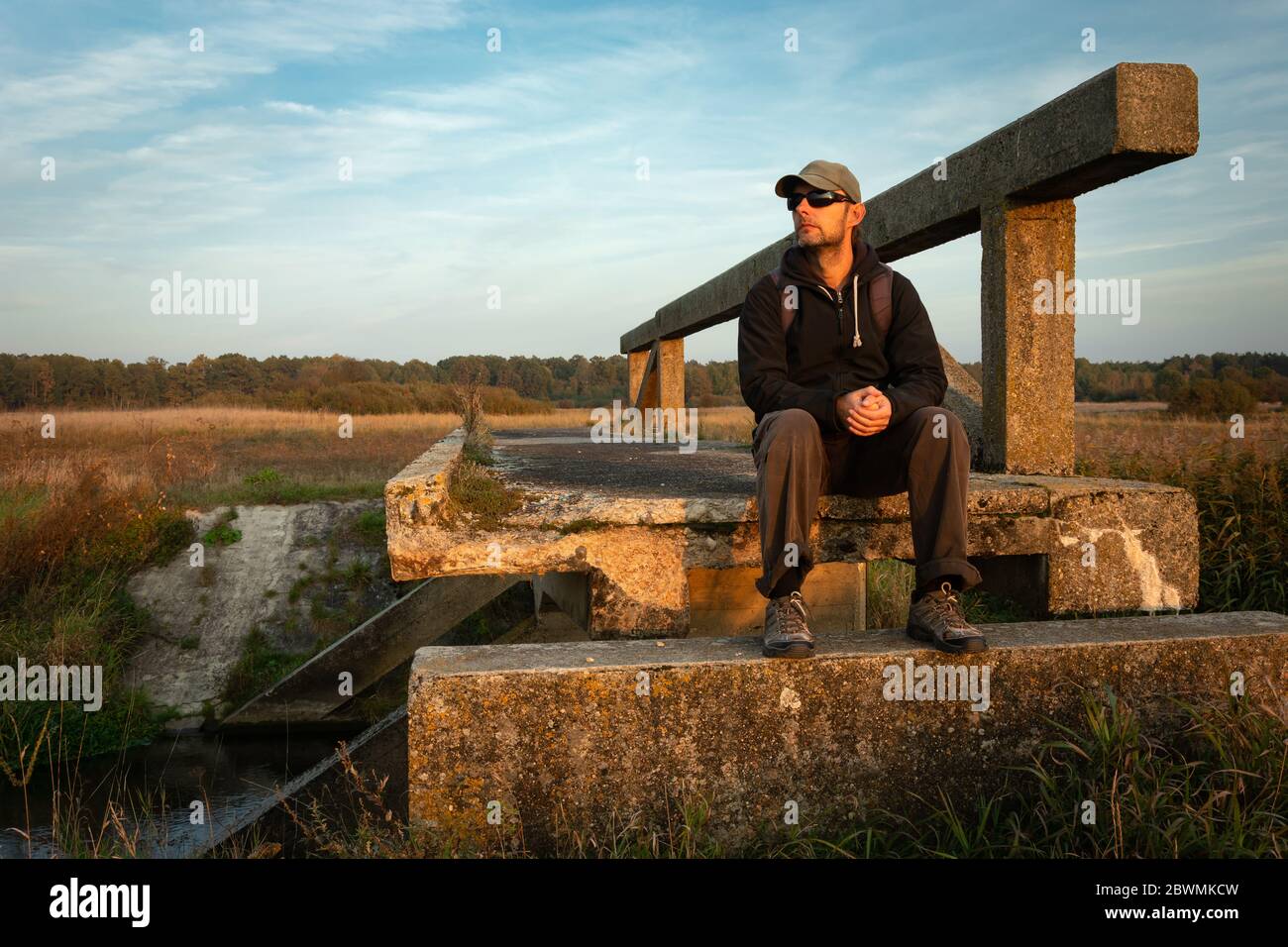 Sitting footbridge hi-res stock photography and images - Alamy