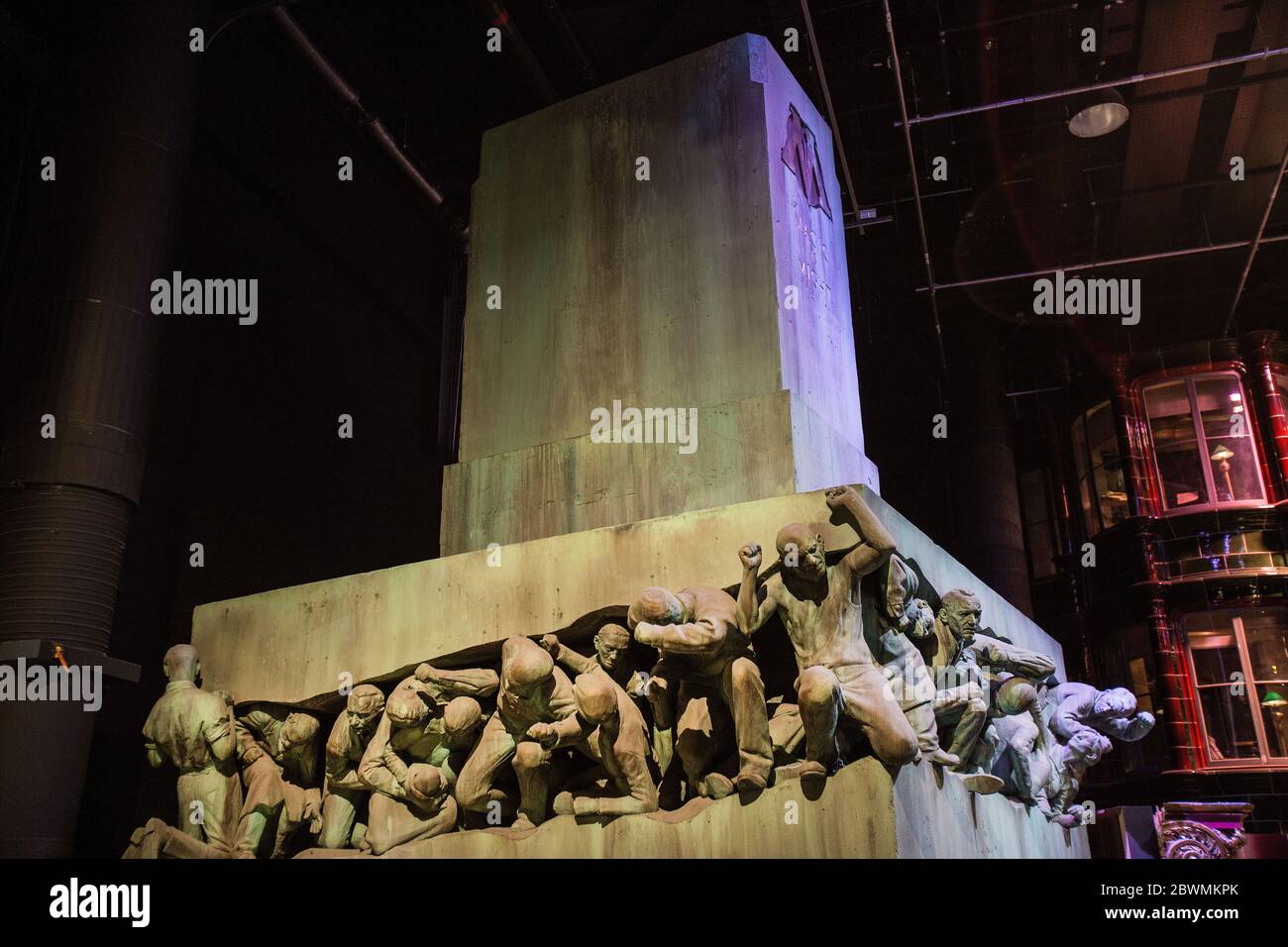 Magic is Might statue, Making of Harry Potter, Warner Bros. Studio Tour ...