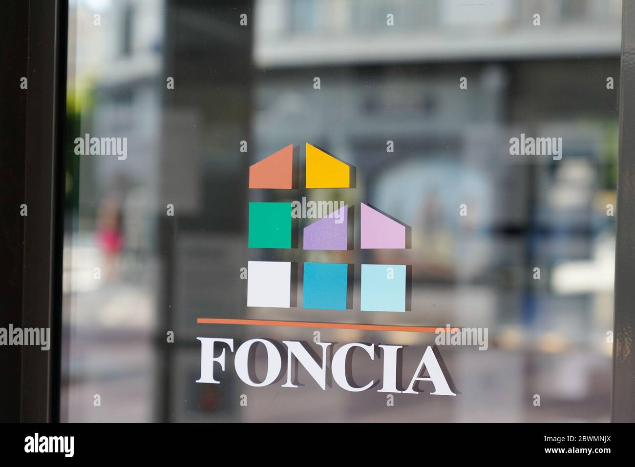 Foncia logo hi-res stock photography and images - Alamy