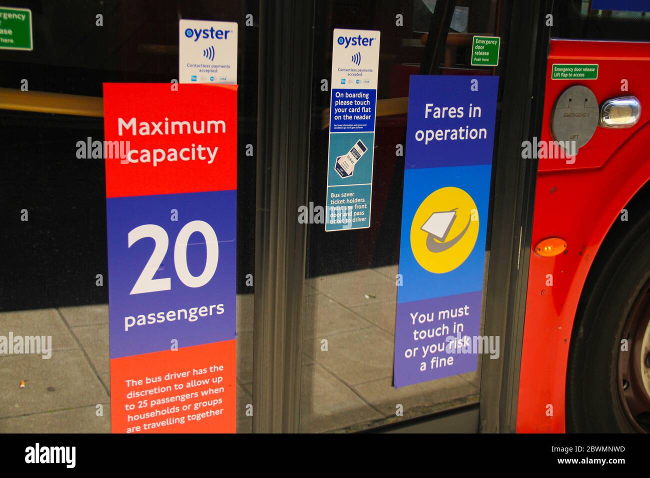 Tfl bus oyster hi-res stock photography and images - Alamy