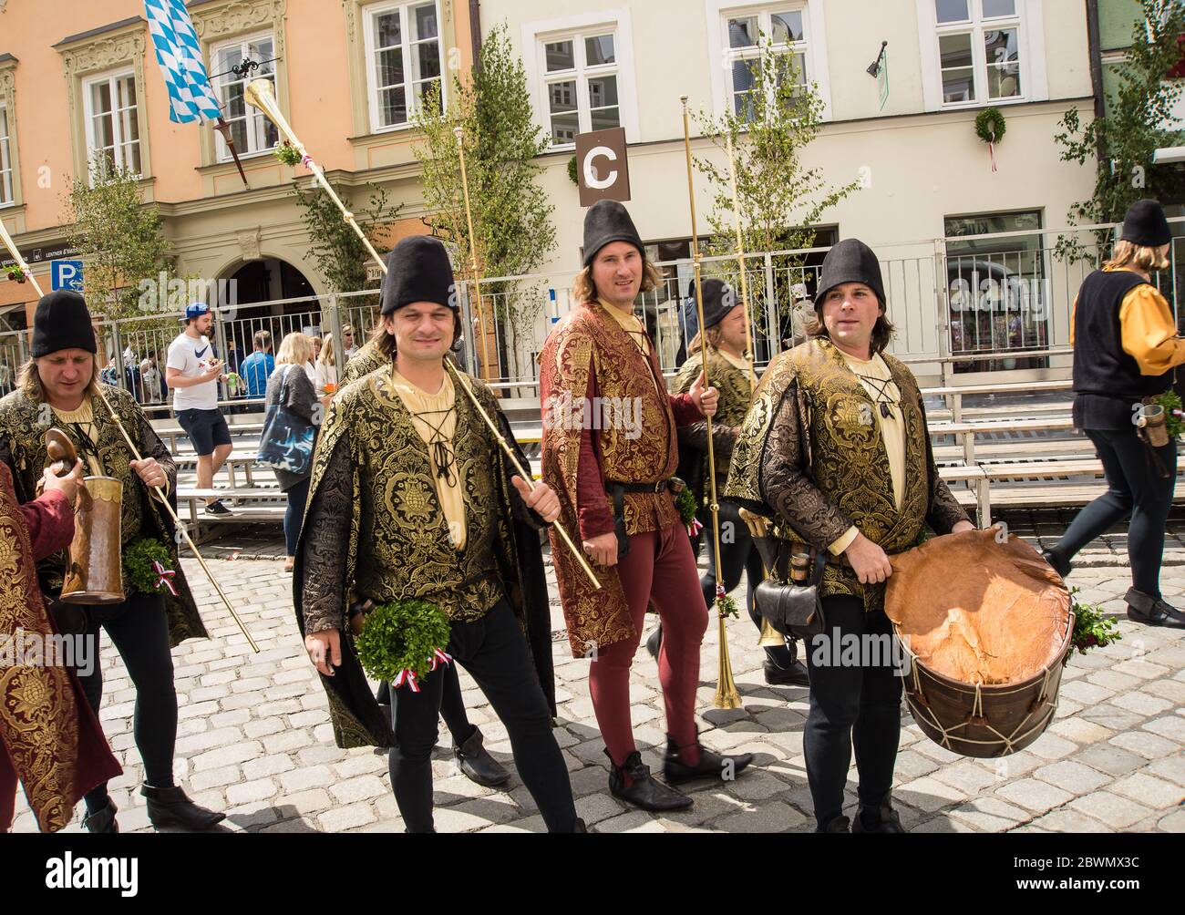 Acrobat medieval hi-res stock photography and images - Alamy