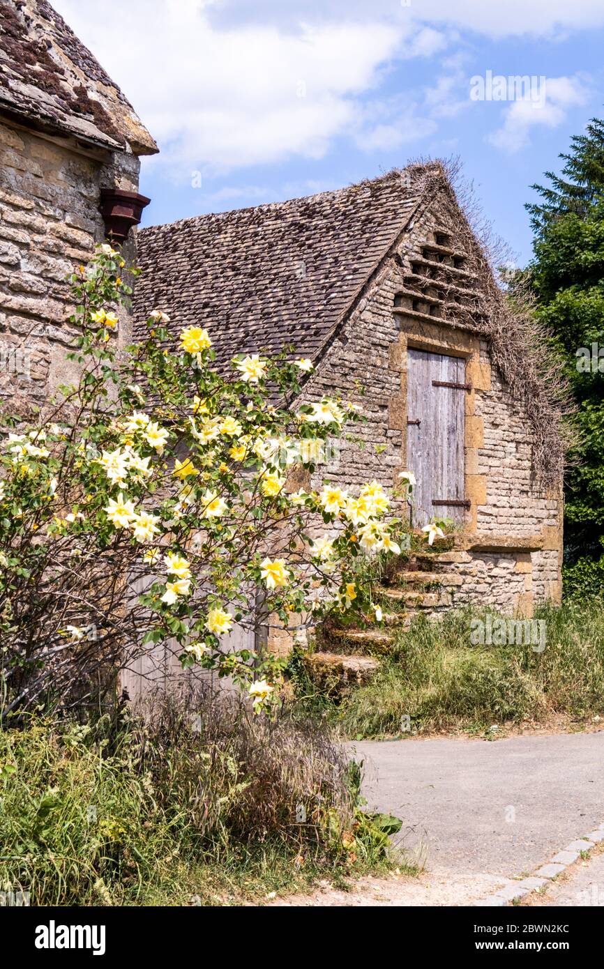 Stone barn steps hi-res stock photography and images - Alamy