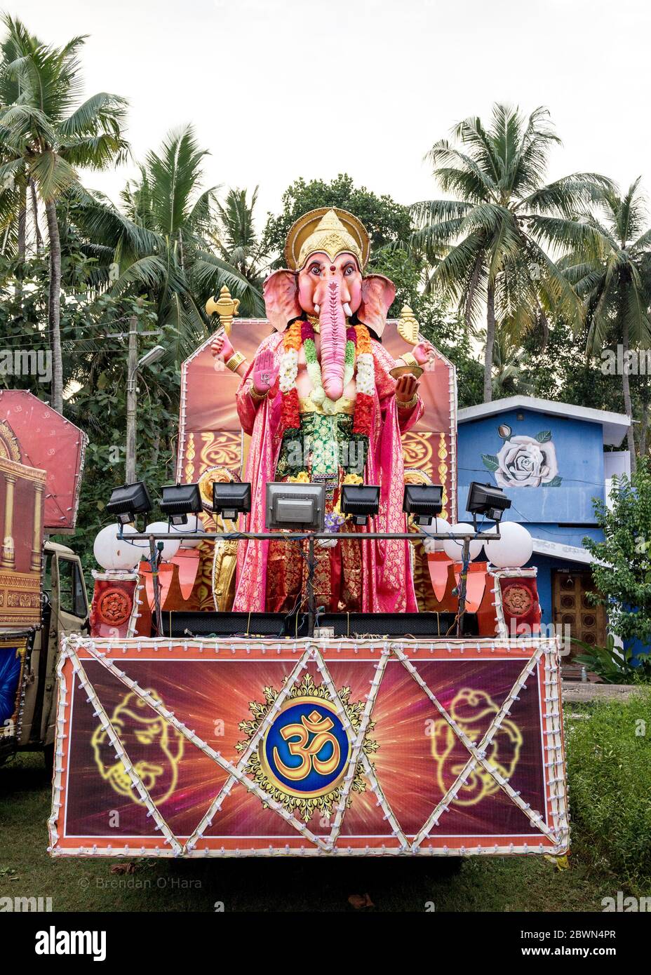 Sculptures of Hindu gods on parade float Stock Photo - Alamy