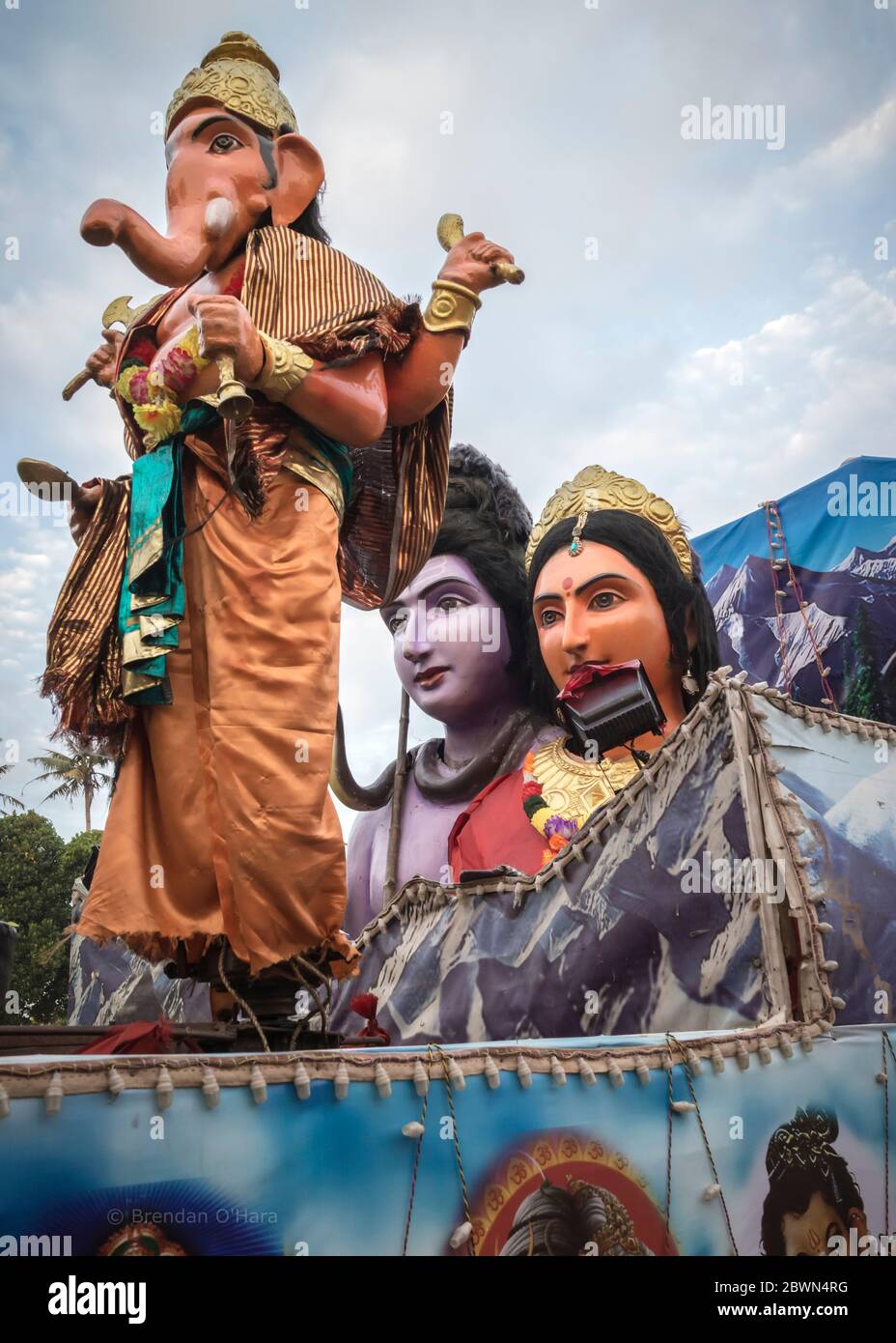 Sculptures of Hindu gods on parade float Stock Photo - Alamy