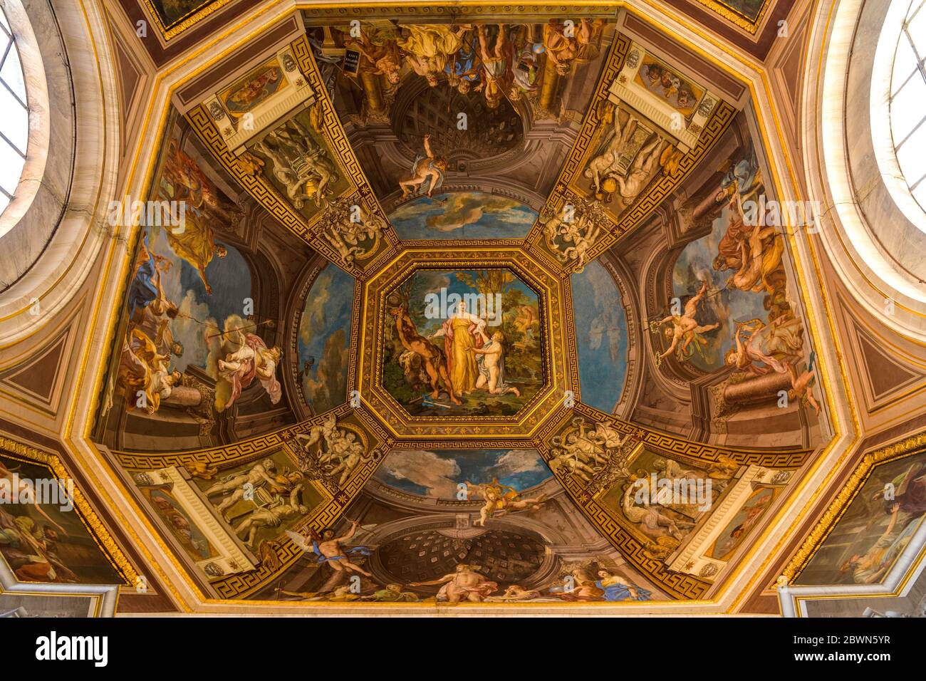 Painting on ceiling vatican museum hi-res stock photography and images - Alamy
