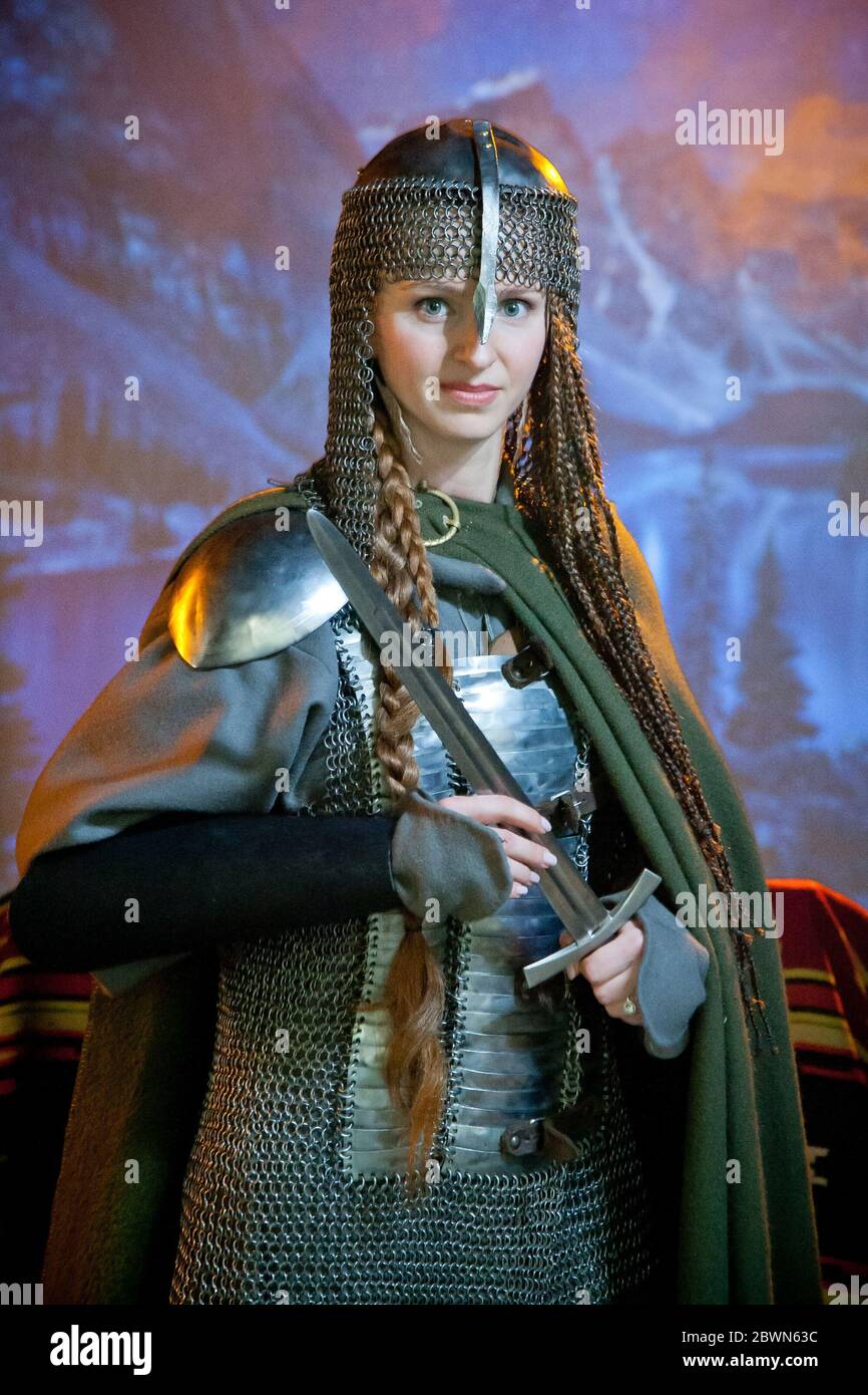 Medieval knight in iron armor Stock Photo - Alamy