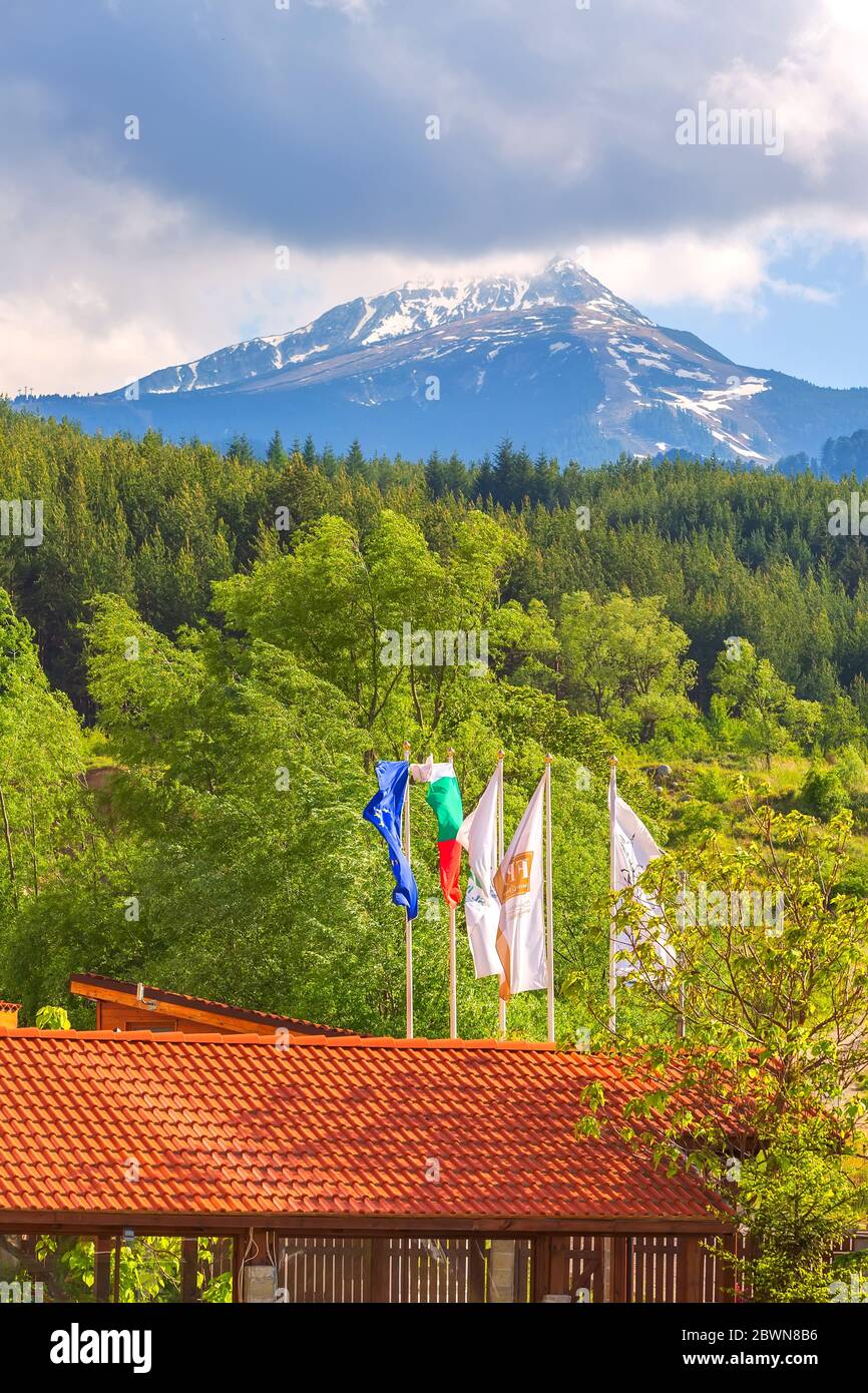 Hotel flags hi-res stock photography and images - Alamy
