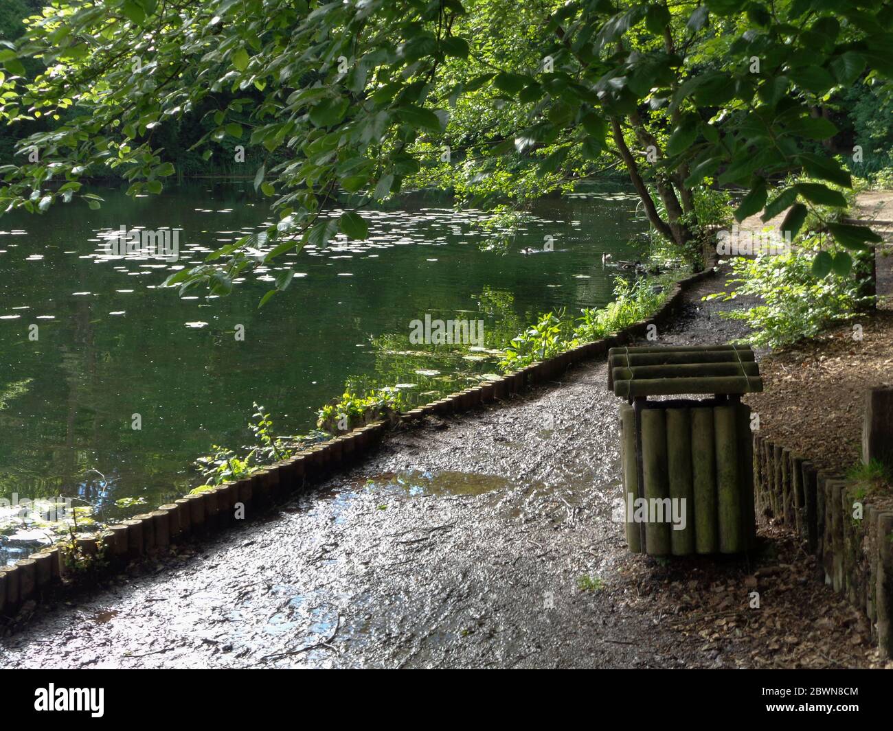 Keston pond on the outskirts of Bromley in spring, Greater London ...