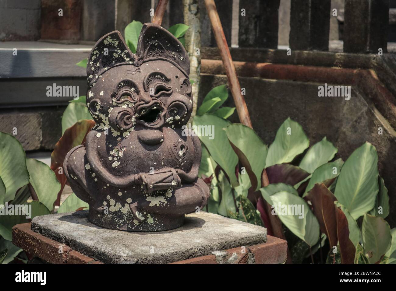 Ancient balinese temple sculpture hi-res stock photography and images ...