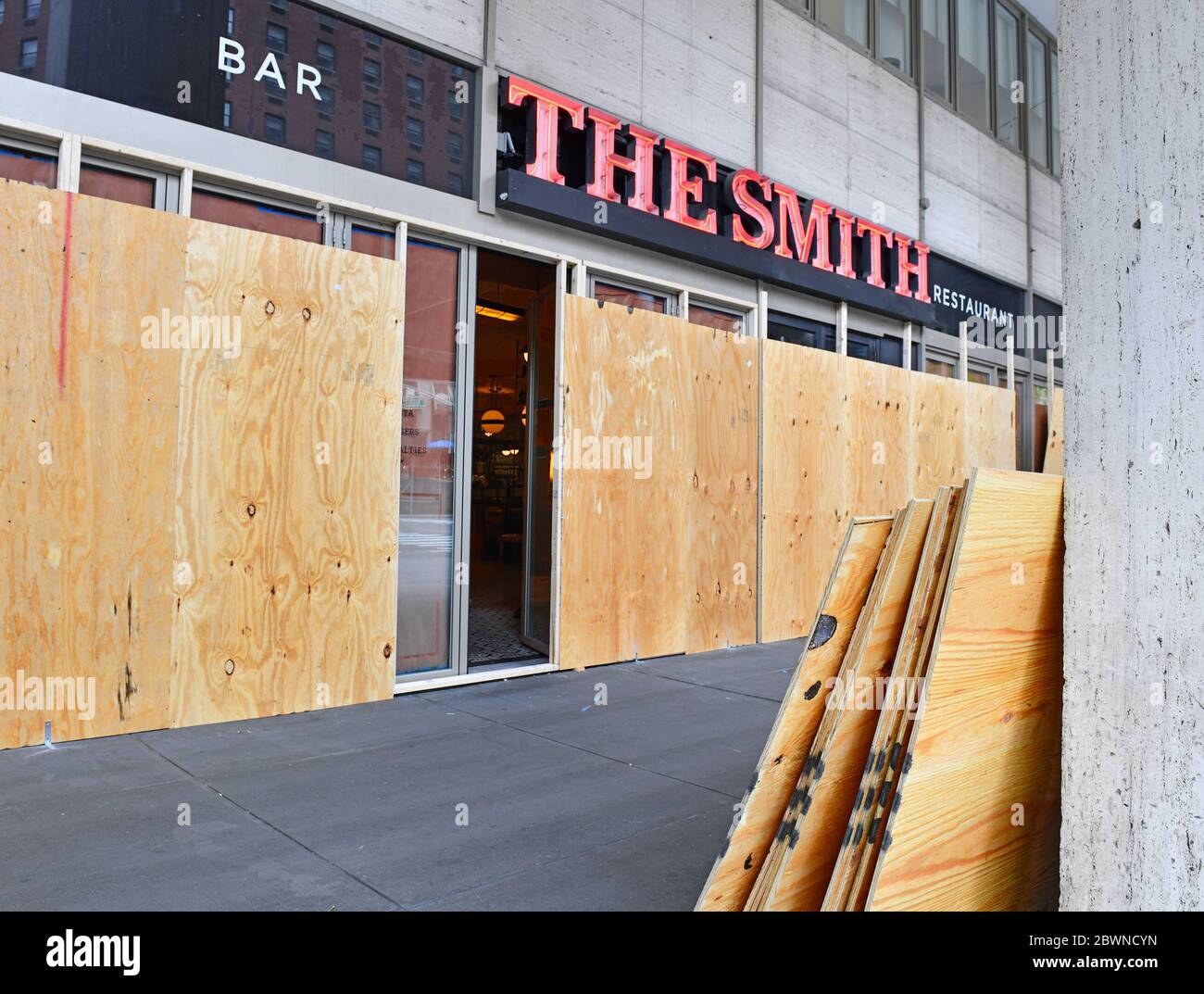 Retailers in NYC already strained by COVID-19 shutdowns, board up ...