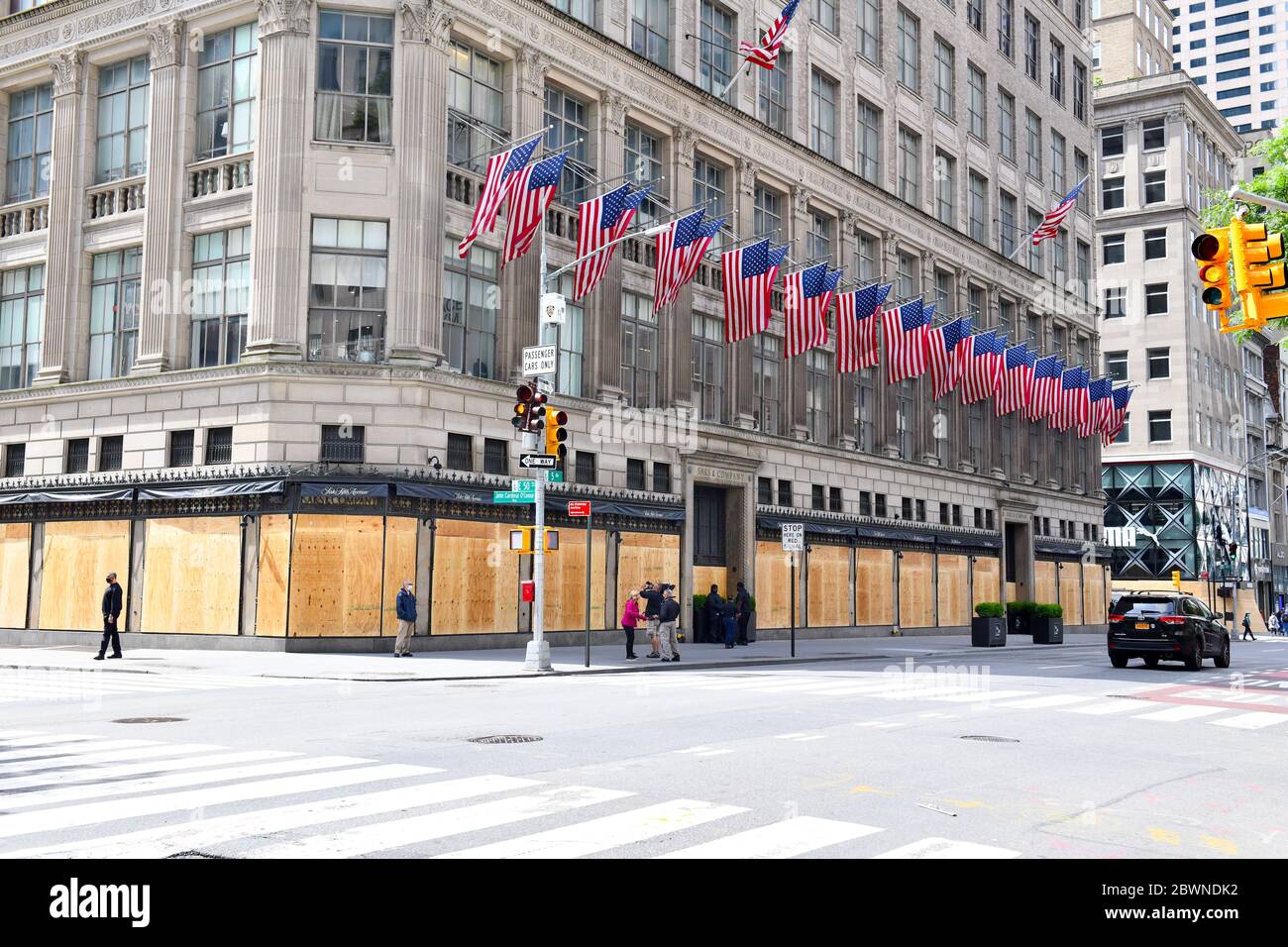 Retailers in NYC already strained by COVID-19 shutdowns, board up ...