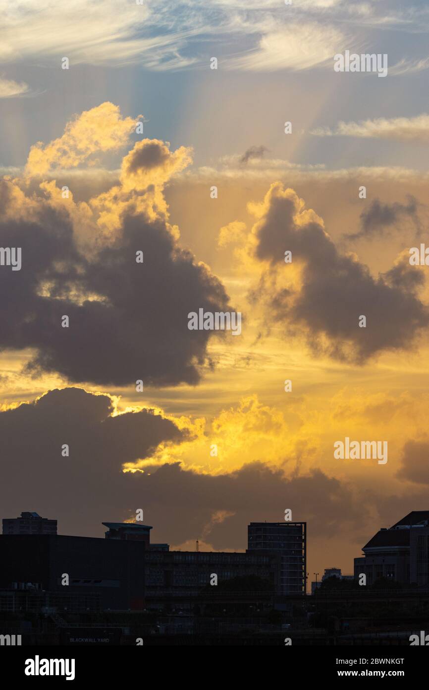 Silhouette buildings sky sunset architecture hi-res stock photography ...