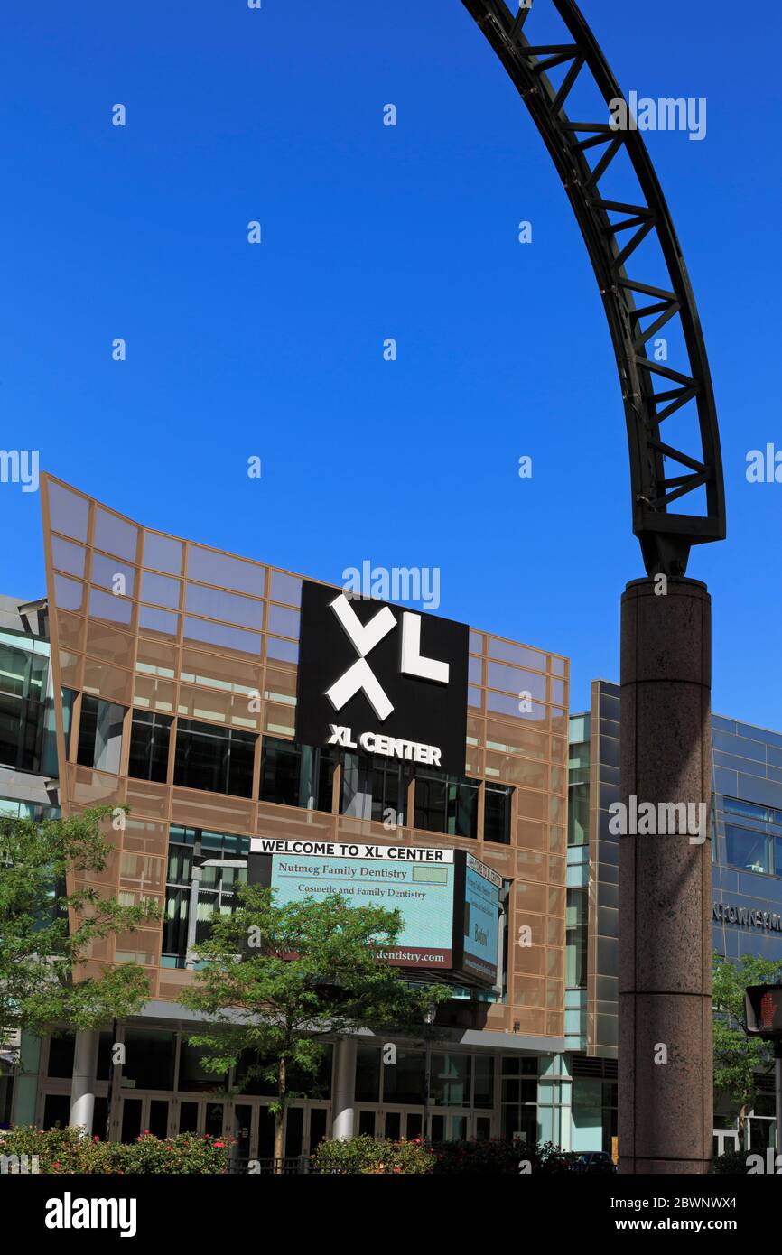 Xl center hi-res stock photography and images - Alamy