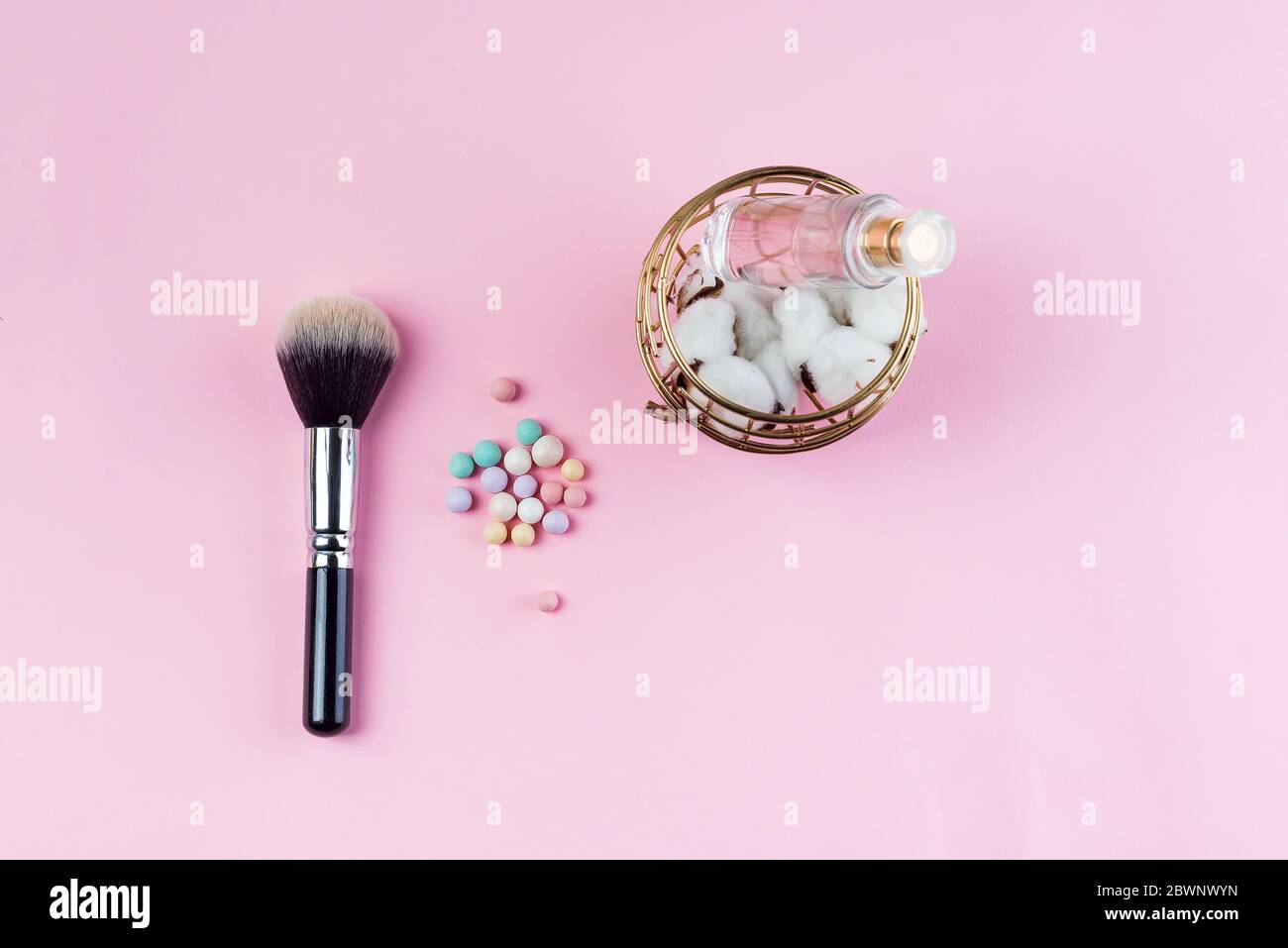 Bronzer balls hi-res stock photography and images - Alamy