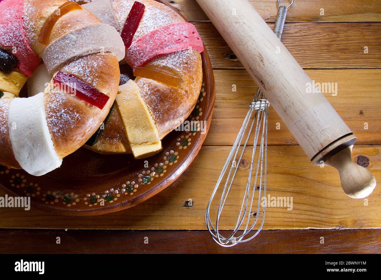 Traditional mexican kings day bread Stock Photo - Alamy