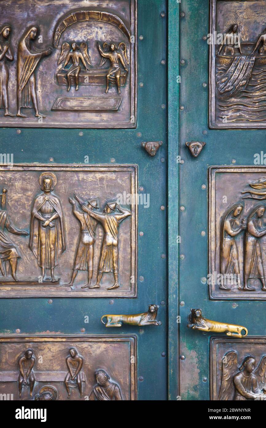 Double metal clad door hi-res stock photography and images - Alamy
