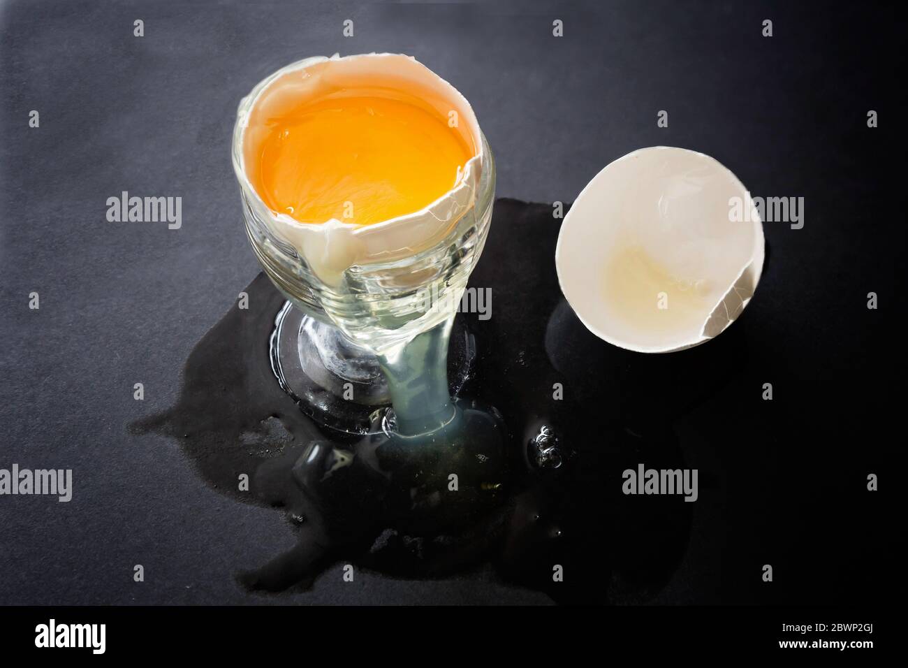 Egg spill hi-res stock photography and images - Alamy
