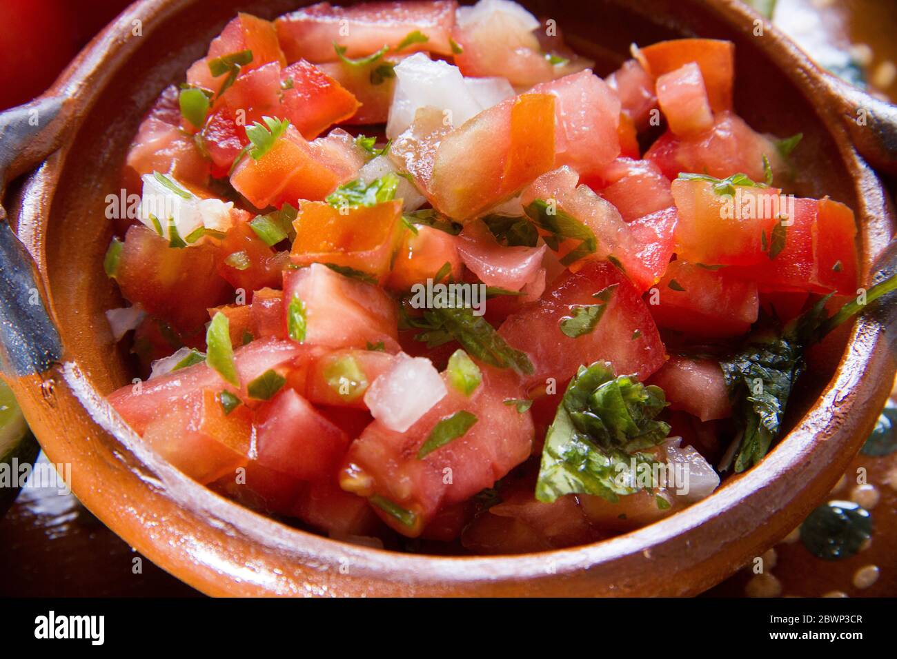 Traditional mexican "pico de gallo" salsa close up Stock Photo - Alamy