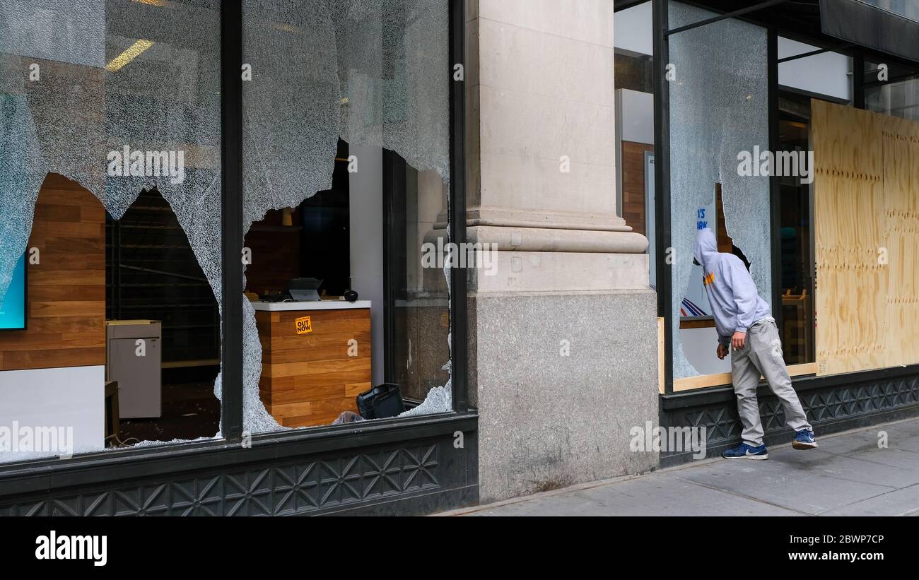 Man looks through broken hi-res stock photography and images - Alamy