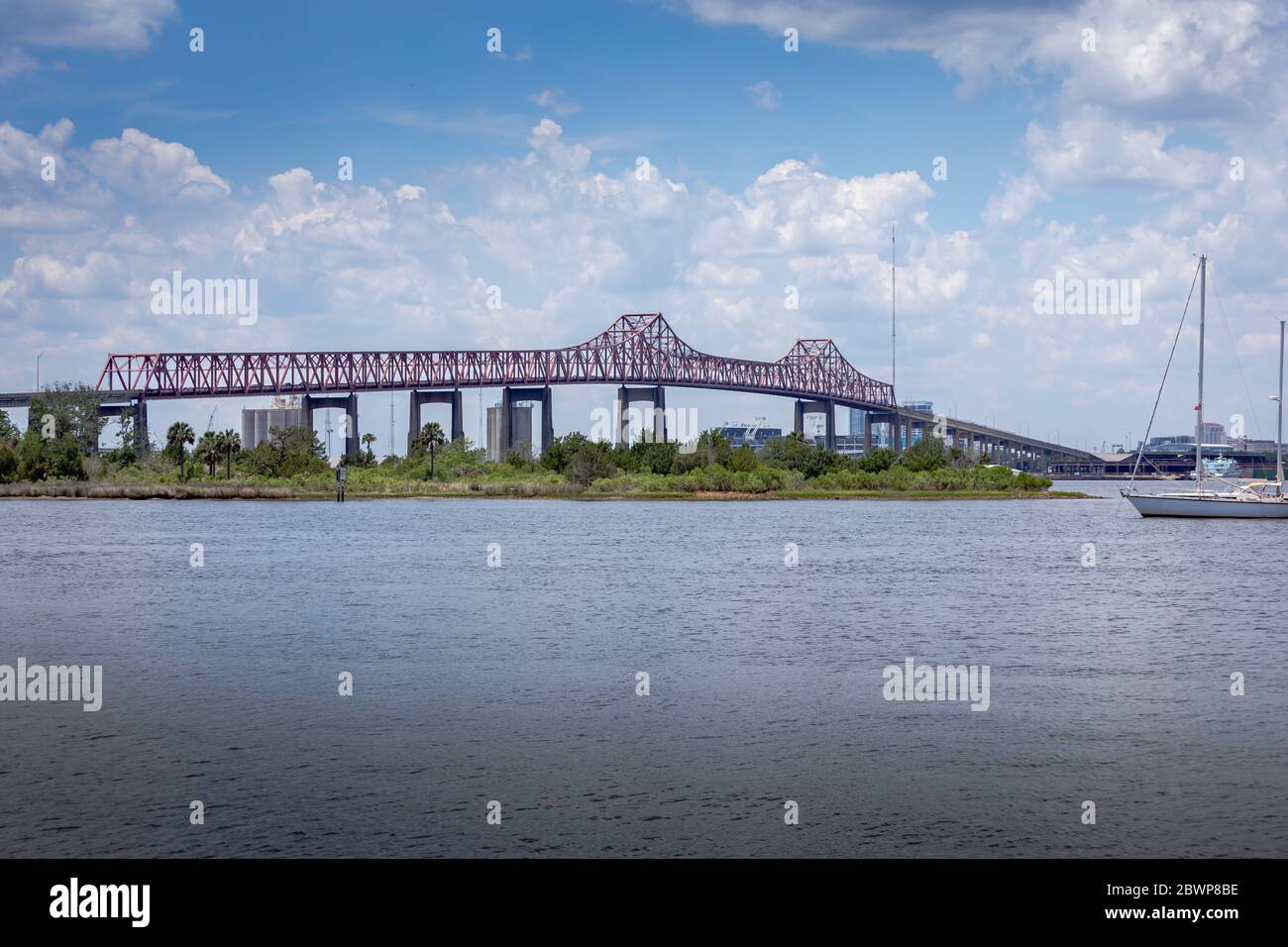 Bridge roadway hi-res stock photography and images - Alamy
