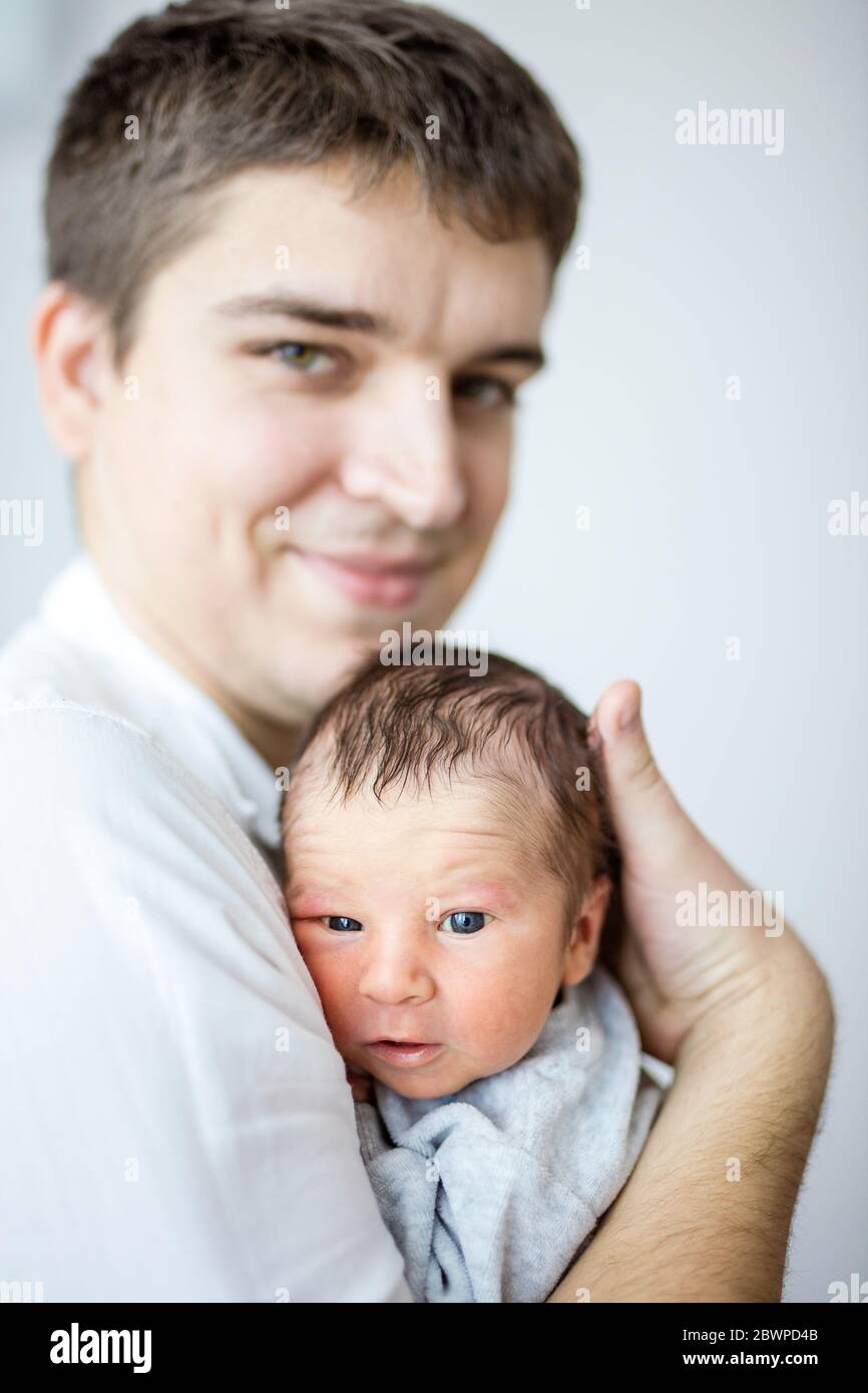 Dad and baby hi-res stock photography and images - Alamy