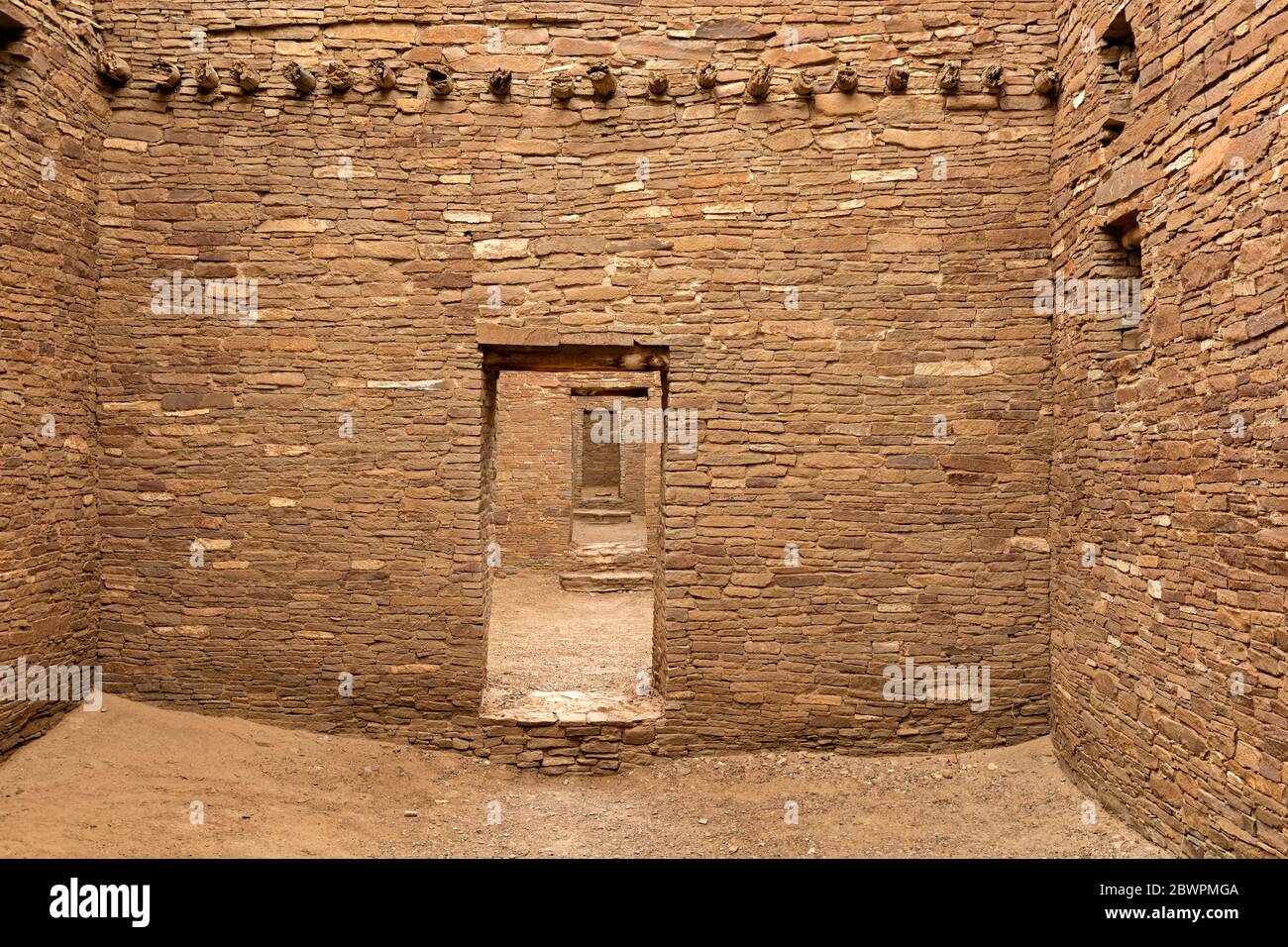 Pueblo bonito chacoan great house hi-res stock photography and images ...
