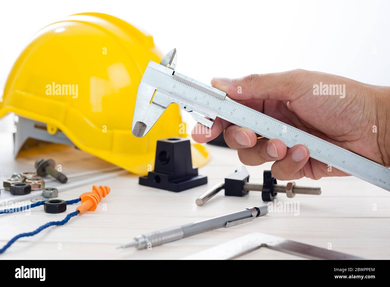 metal vernier caliper, vernier caliper is a measuring instrument used ...