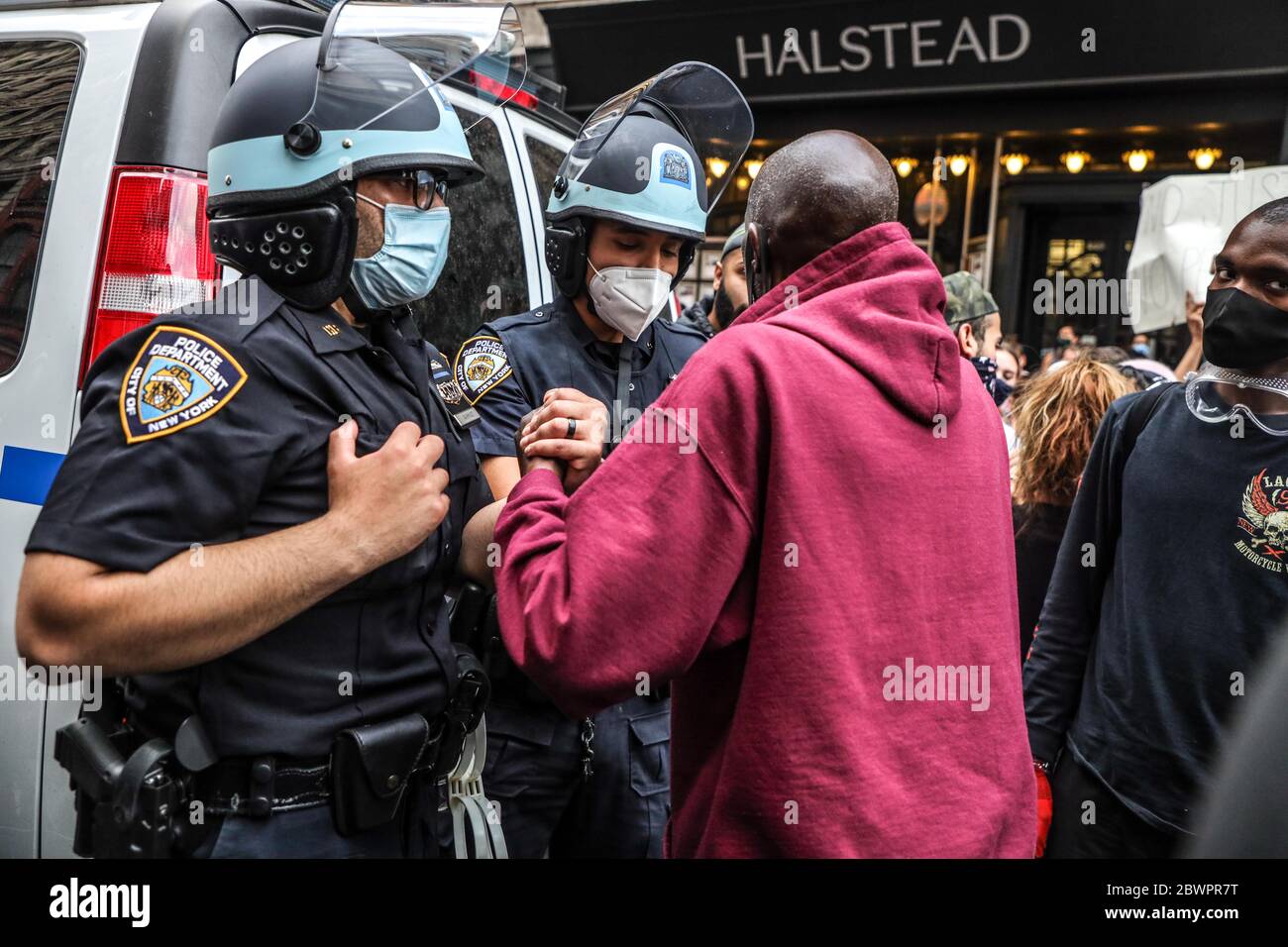 Kneeling Police Officer High Resolution Stock Photography and Images ...