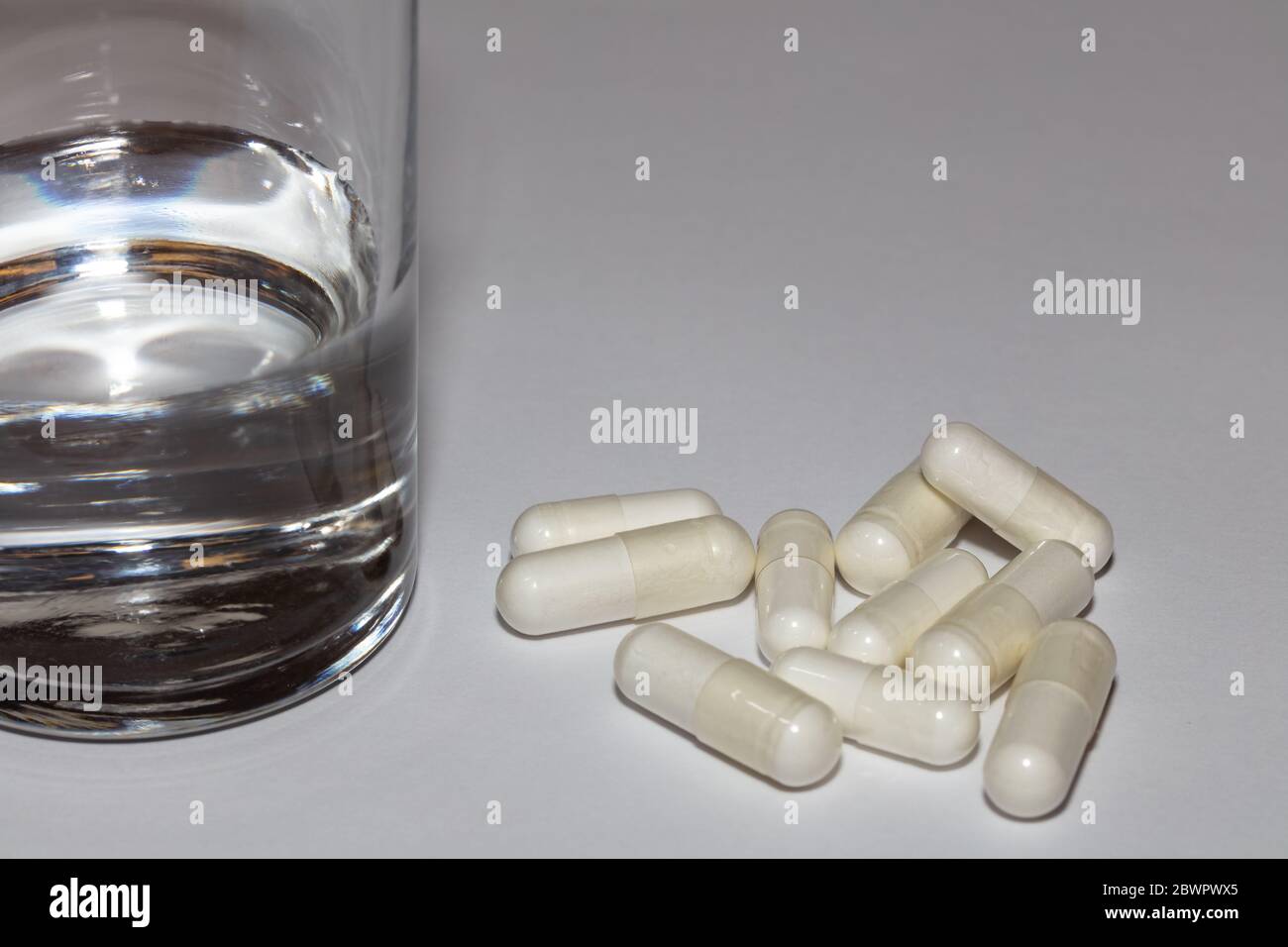 Full glass water medication hi-res stock photography and images - Alamy