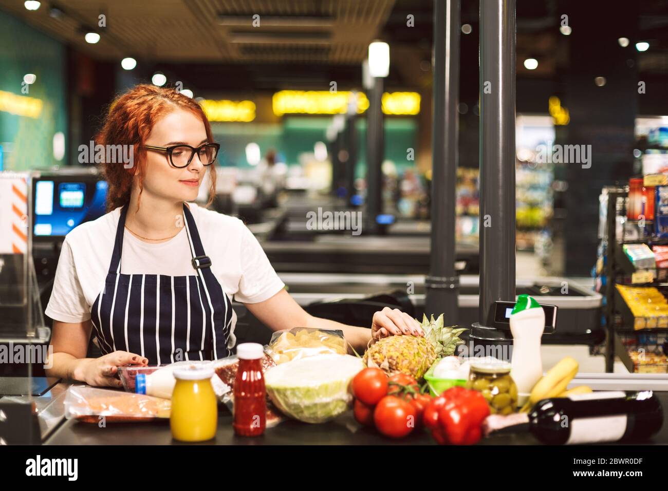 Teller Counter High Resolution Stock Photography and Images - Alamy