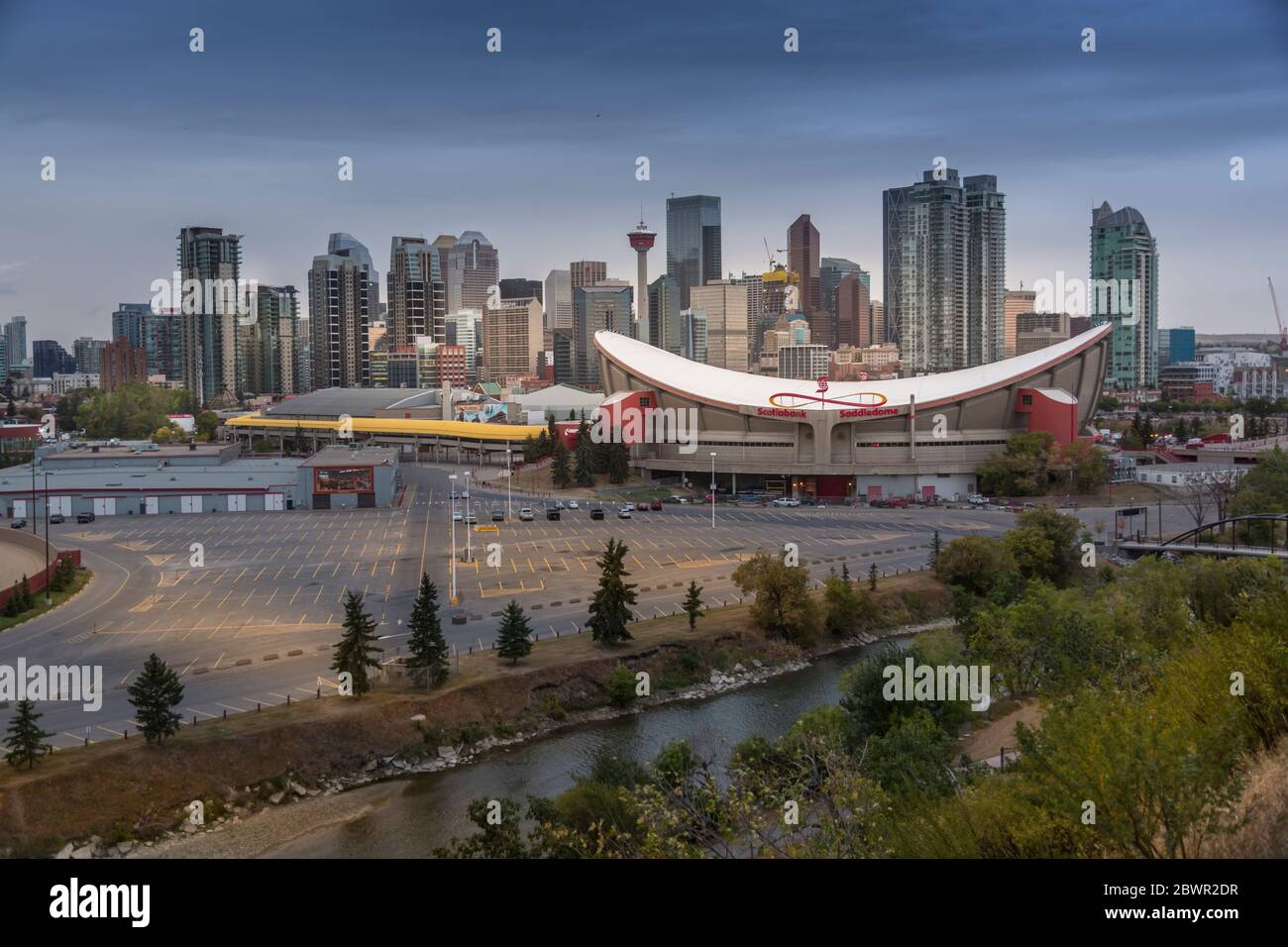 Calgary saddledome skyline hi-res stock photography and images - Alamy