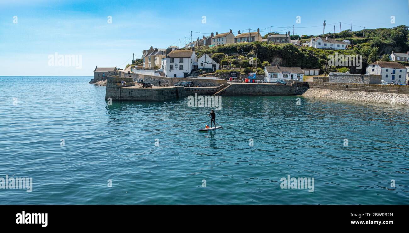 Paddle boarding cornish coast hi-res stock photography and images - Alamy